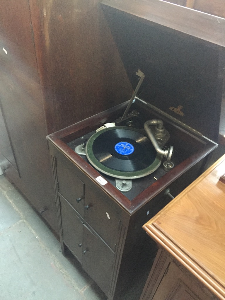 A vintage Academy gramophone in cabinet with no.8519 sound box. Live ...