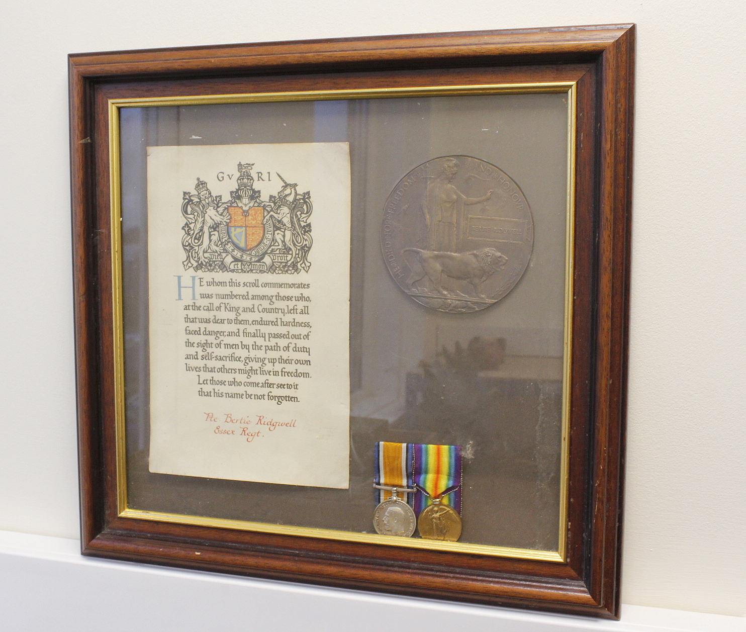 WW1 framed death plaque or dead man's penny and medal set for Pte ...