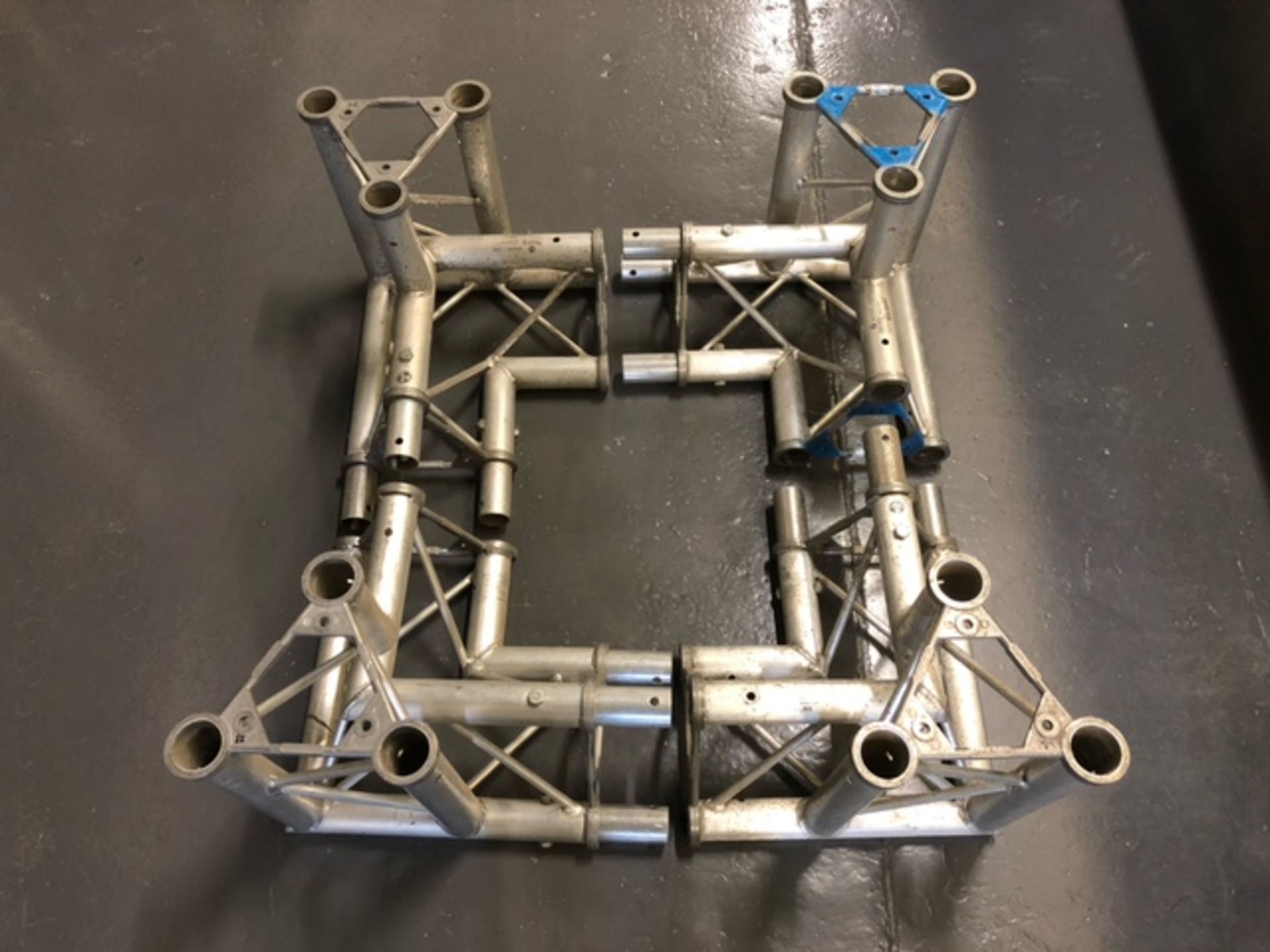 An Astralite AO3 CORNER SET: 2 x C33, 2 x C34; Makes Truss Box on legs ...