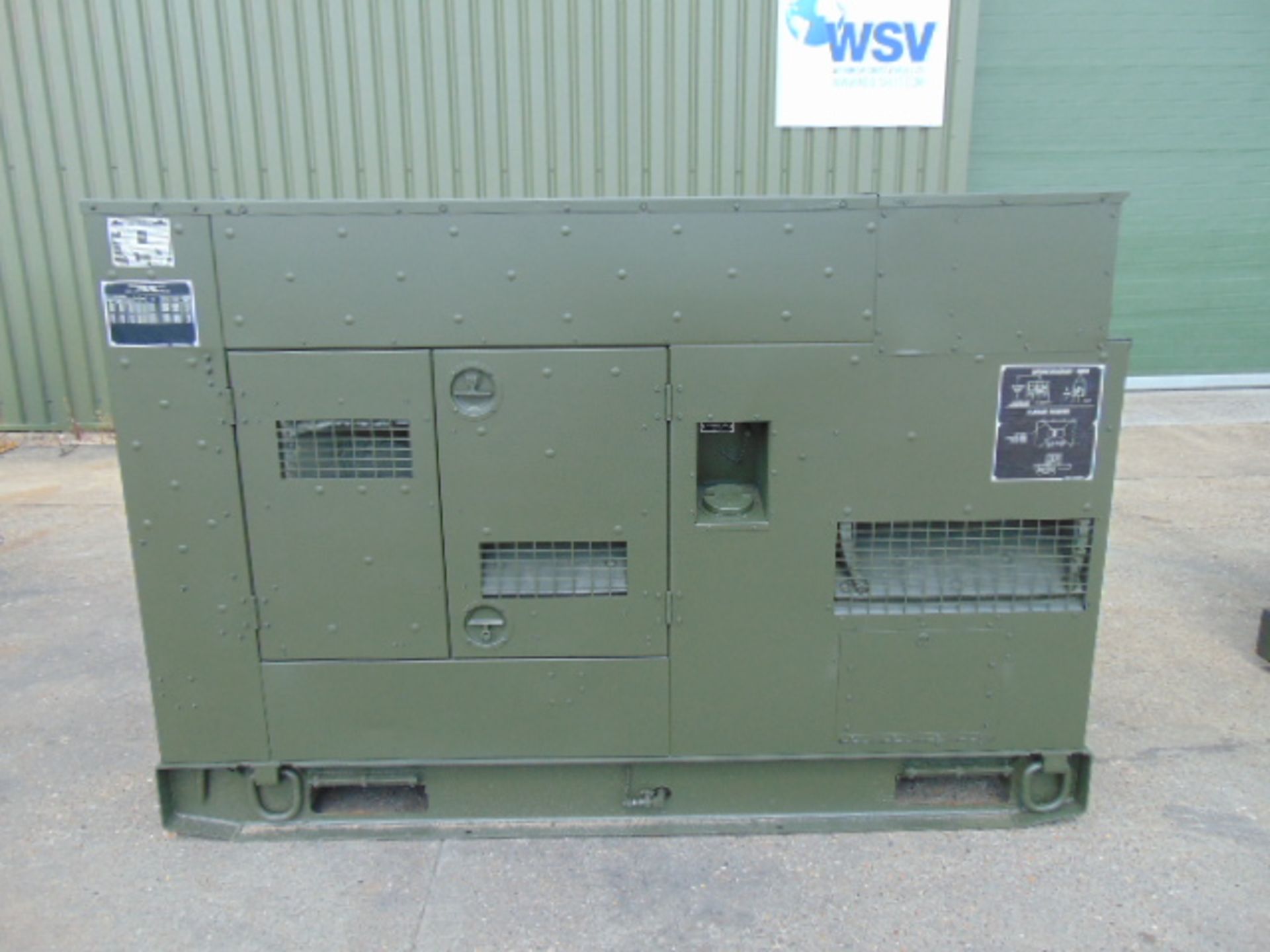 You are bidding on a MEP-806B John Deere Diesel Powered 3 phase 75KVA ...