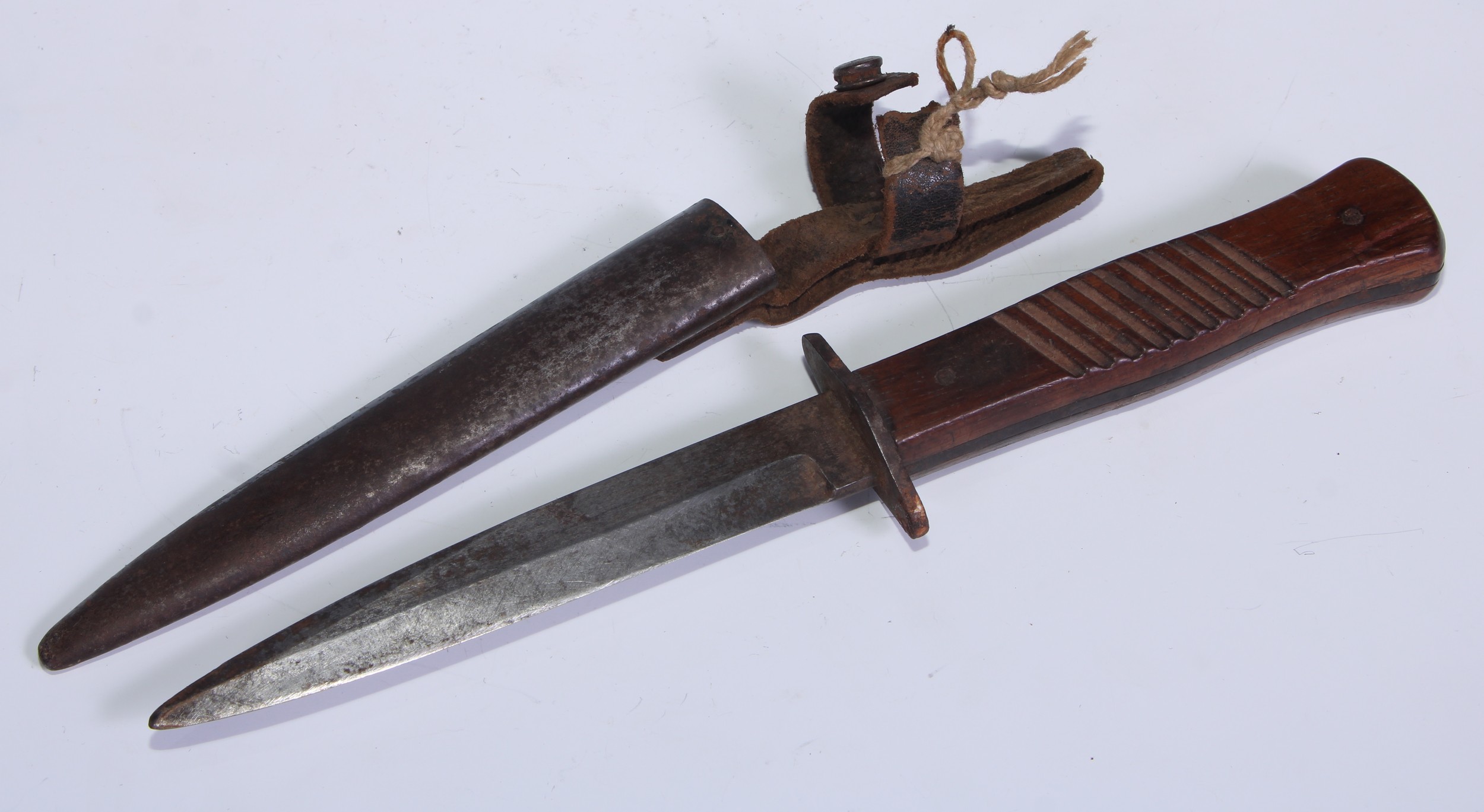 Militaria - a World War I Imperial German grabendolch trench knife, 14 ...