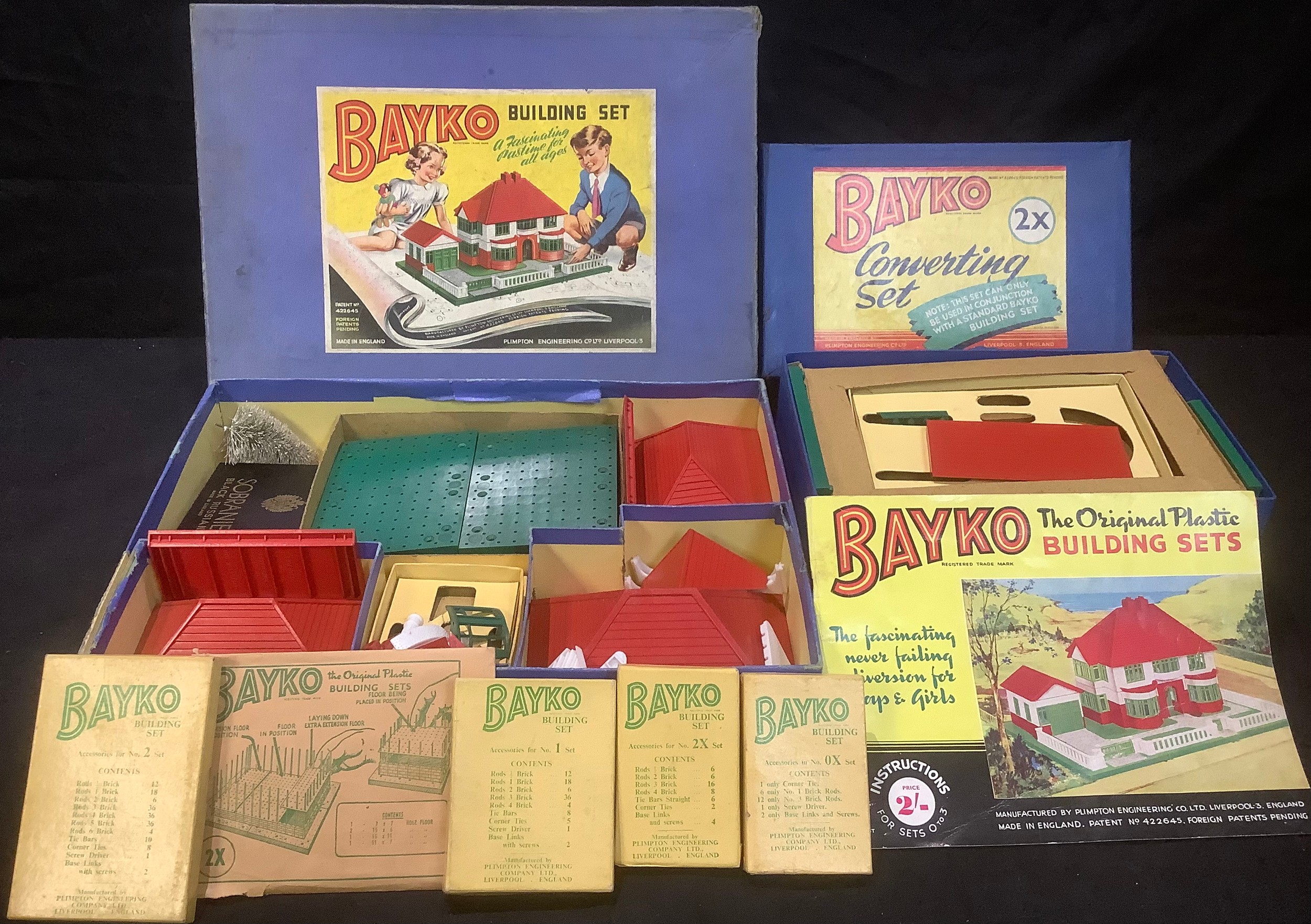 Toys - a Bayko building set, boxed and a 2X converting set, boxed (2)