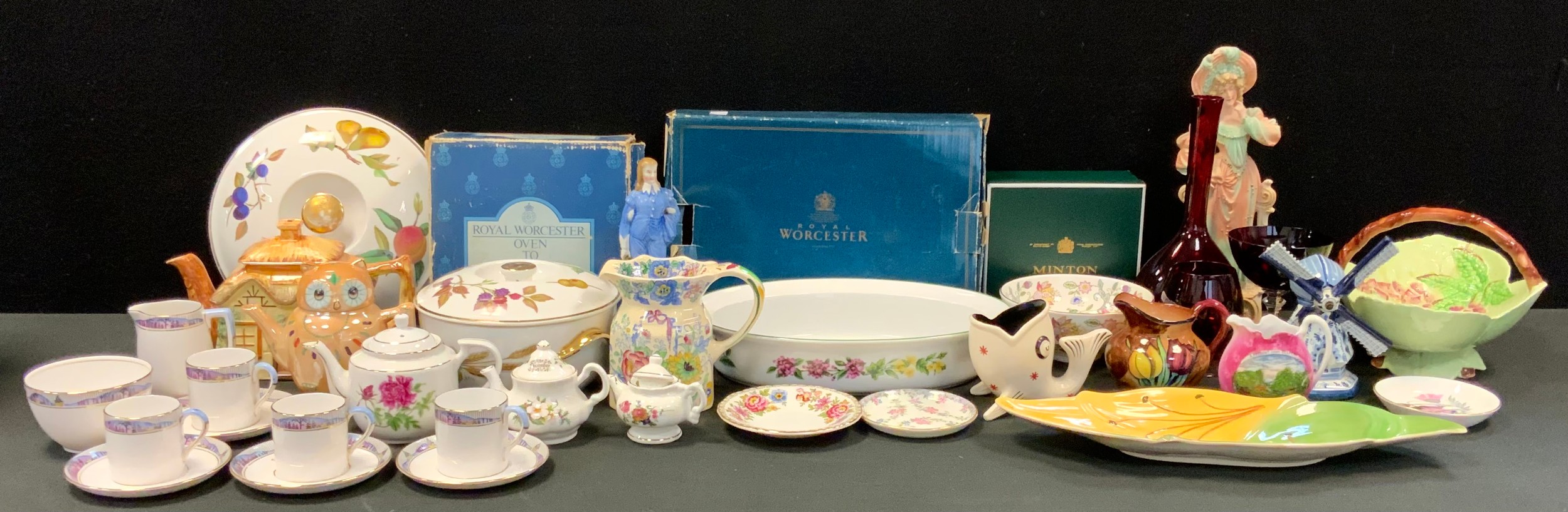 Ceramics - Royal Worcester Oven to Table Ware; Minton Haddon Hall bowl ...