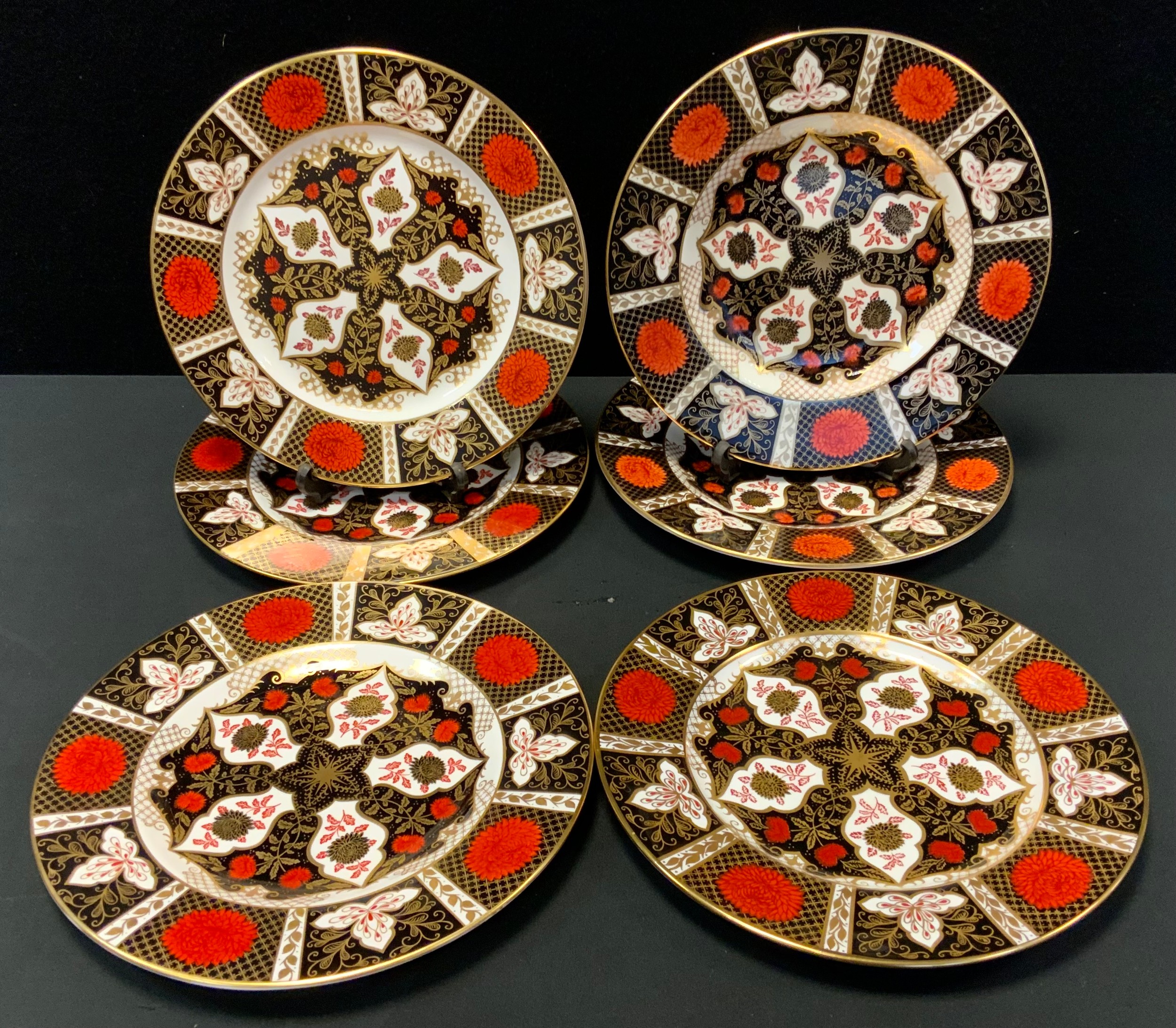 A set of six Abbeydale Chrysanthemum dinner plates, 27.5cm diameter ...
