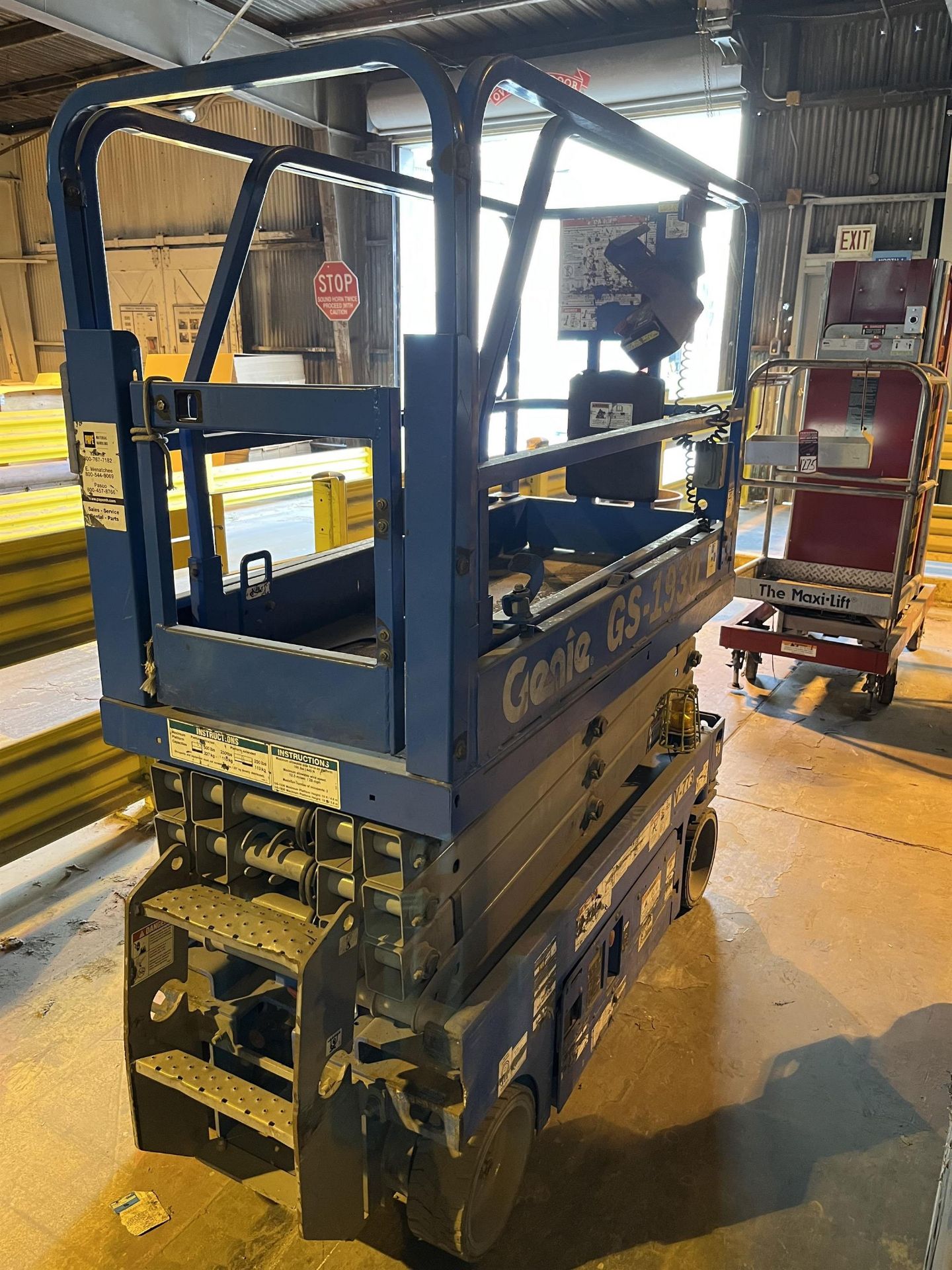 GENIE GS-1930 Scissor Lift, 19’ Max Platform Height, 25’ Max Work ...