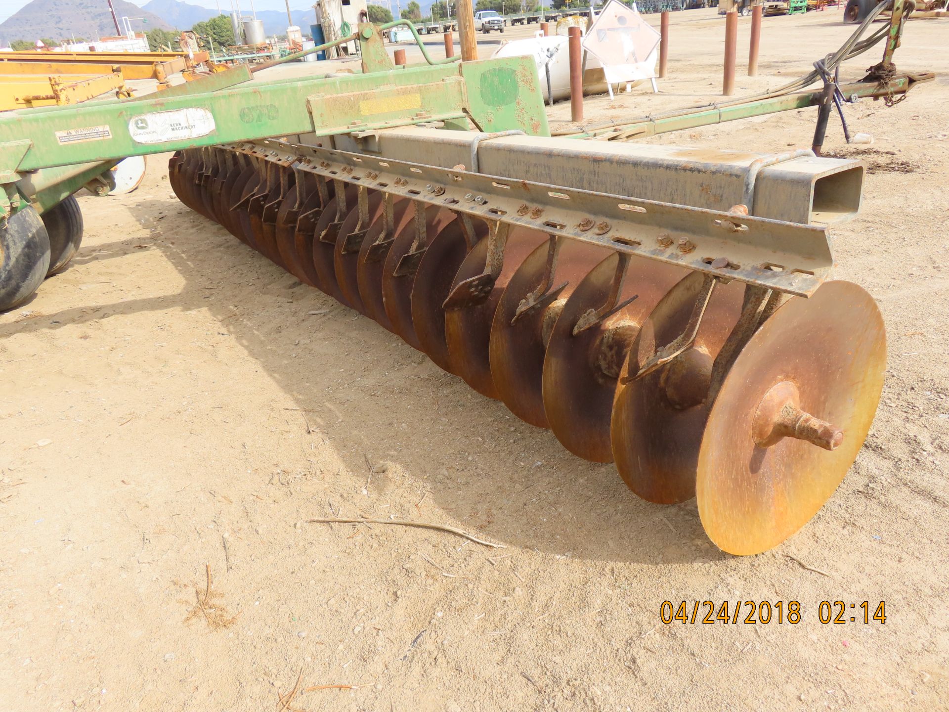 John Deere mod. 670, Disk 220''L Multipack 20'