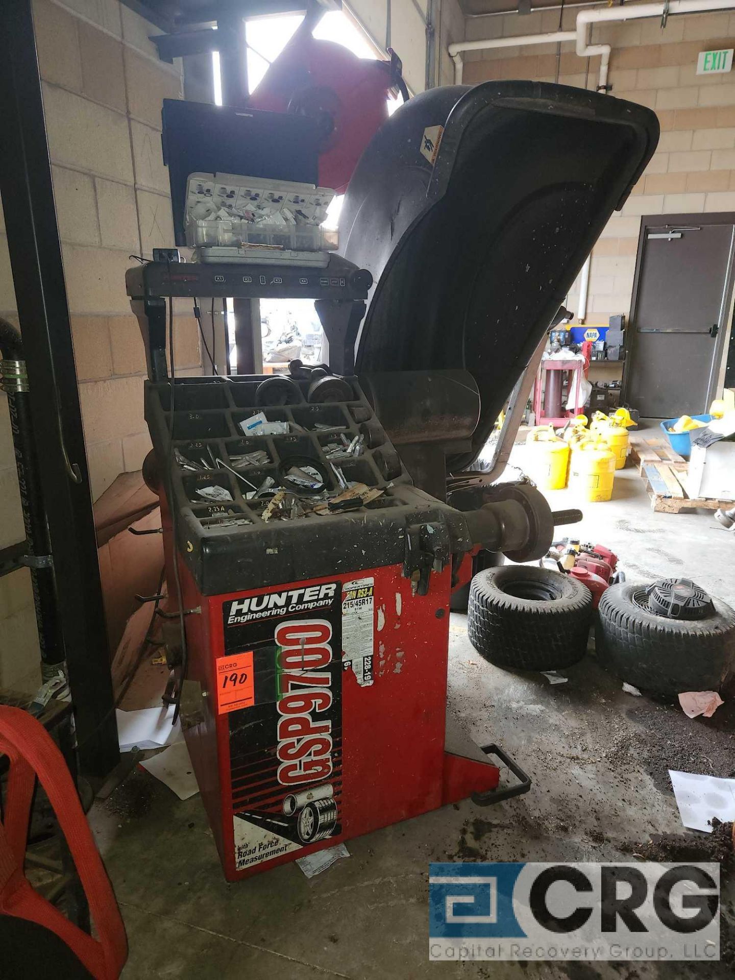 Hunter GSP9712 computerized tire balance machine
