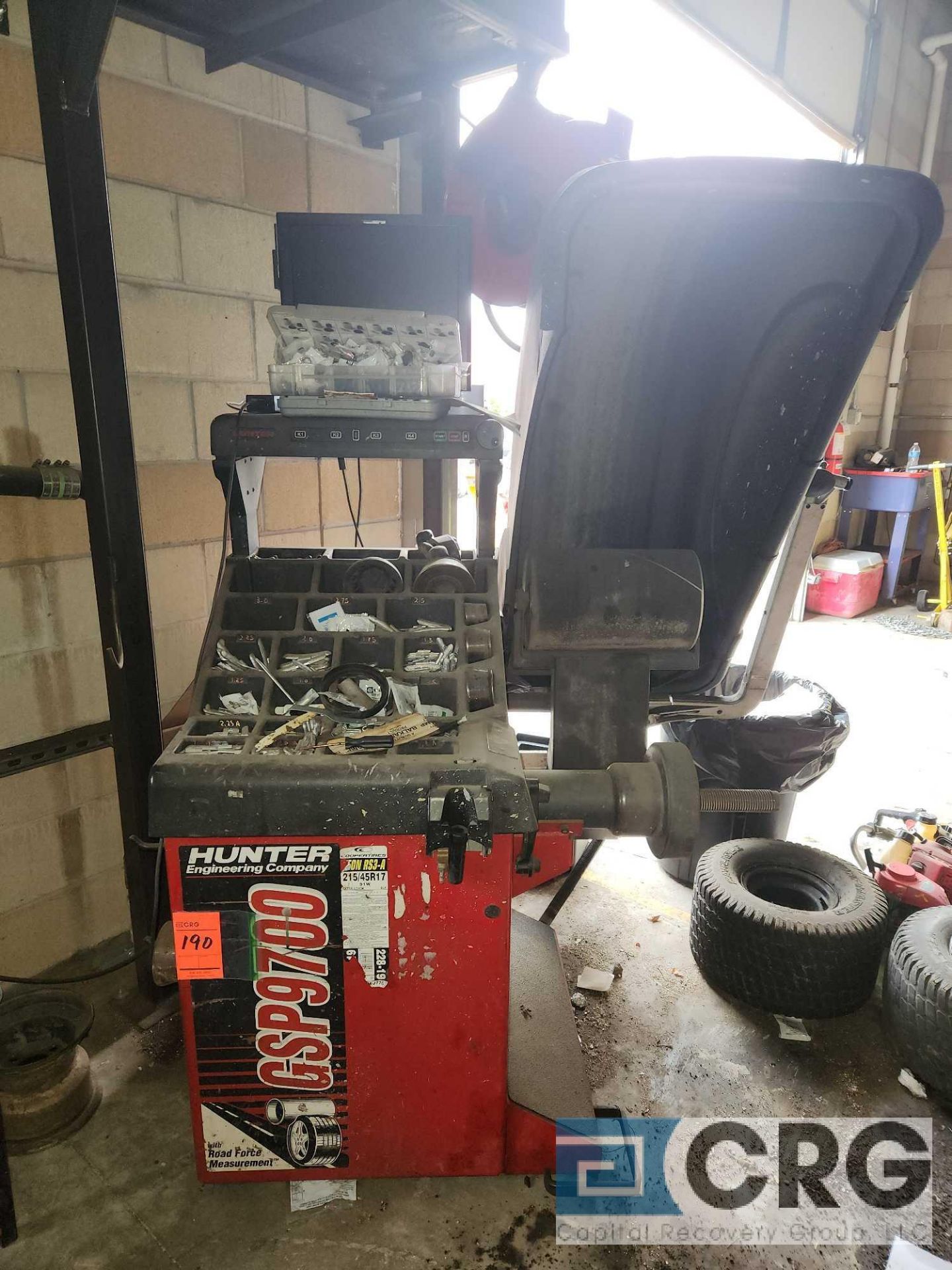 Hunter GSP9712 computerized tire balance machine