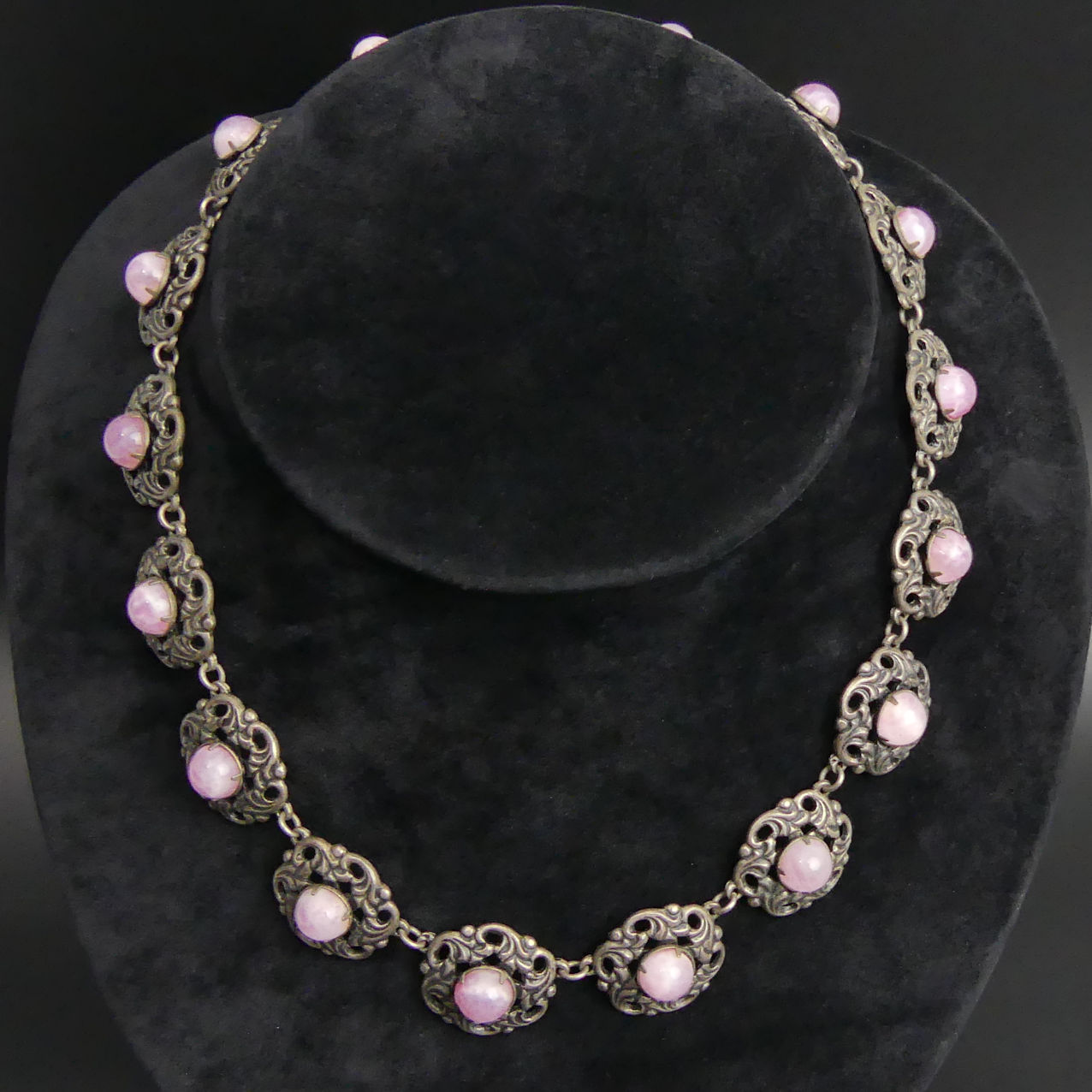 Vintage silver and pink glass collarette necklace, 49 grams. 41 cm long ...