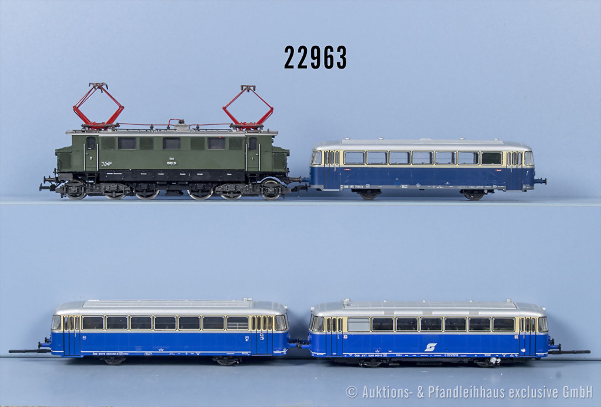 Roco H0, dabei E-Lok der ÖBB, BN 1670.24 und Schienenbus der ÖBB mit 2 ...