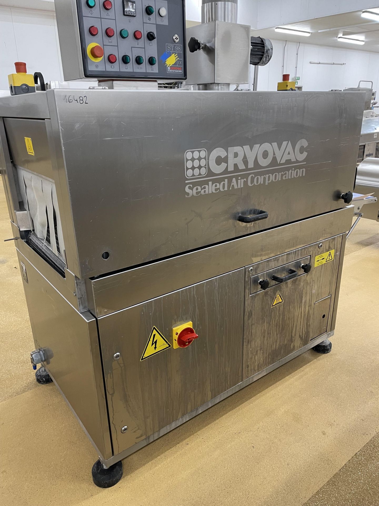 1 x Cryovac ST98 Shrink Tunnel - 2.1 x 0.9 x 1.9m H. Lift out: £30