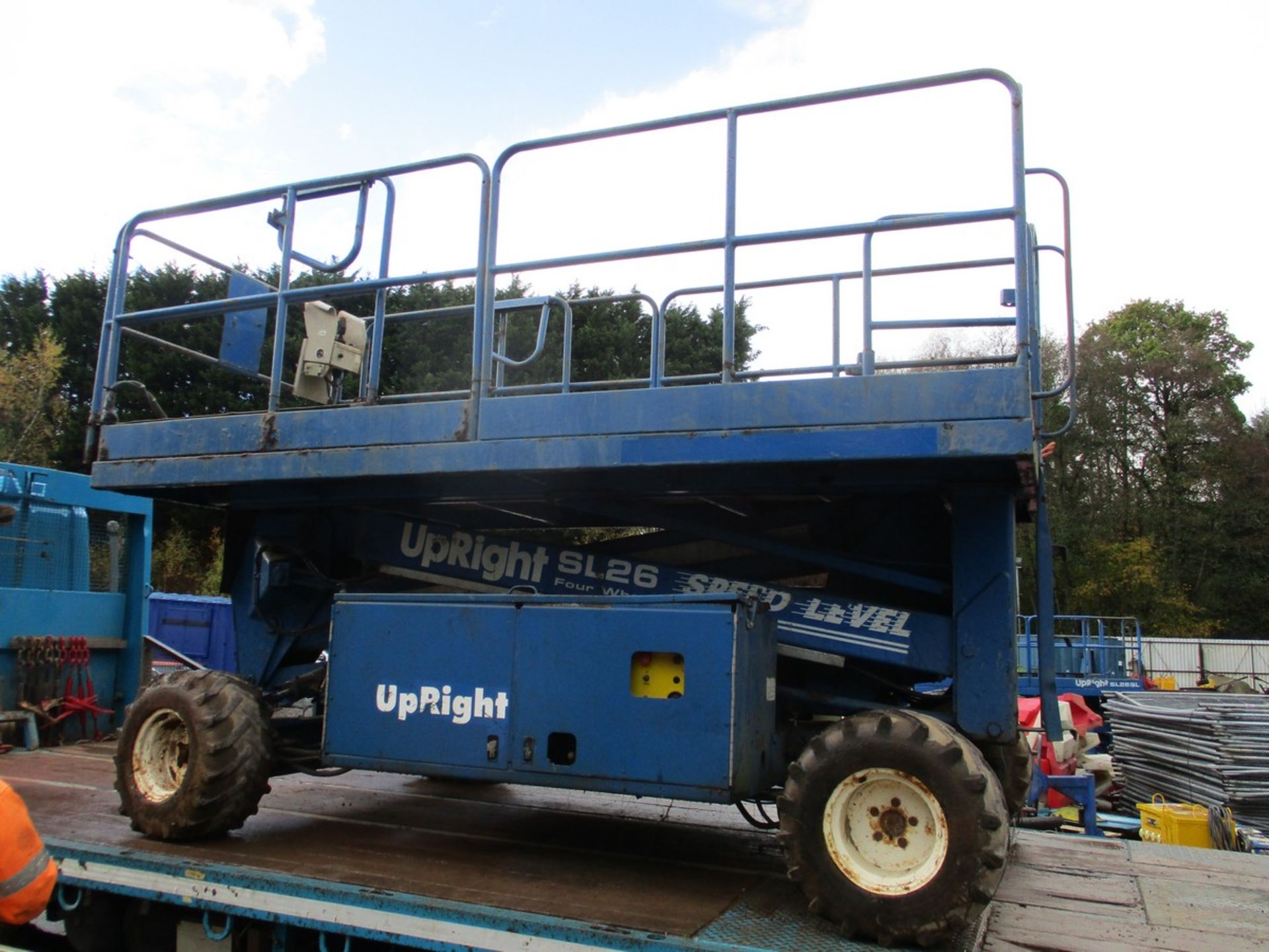 UPRIGHT SL26 PLATFORM LIFT Item Location: Husseys, Exeter, Devon, EX4 ...