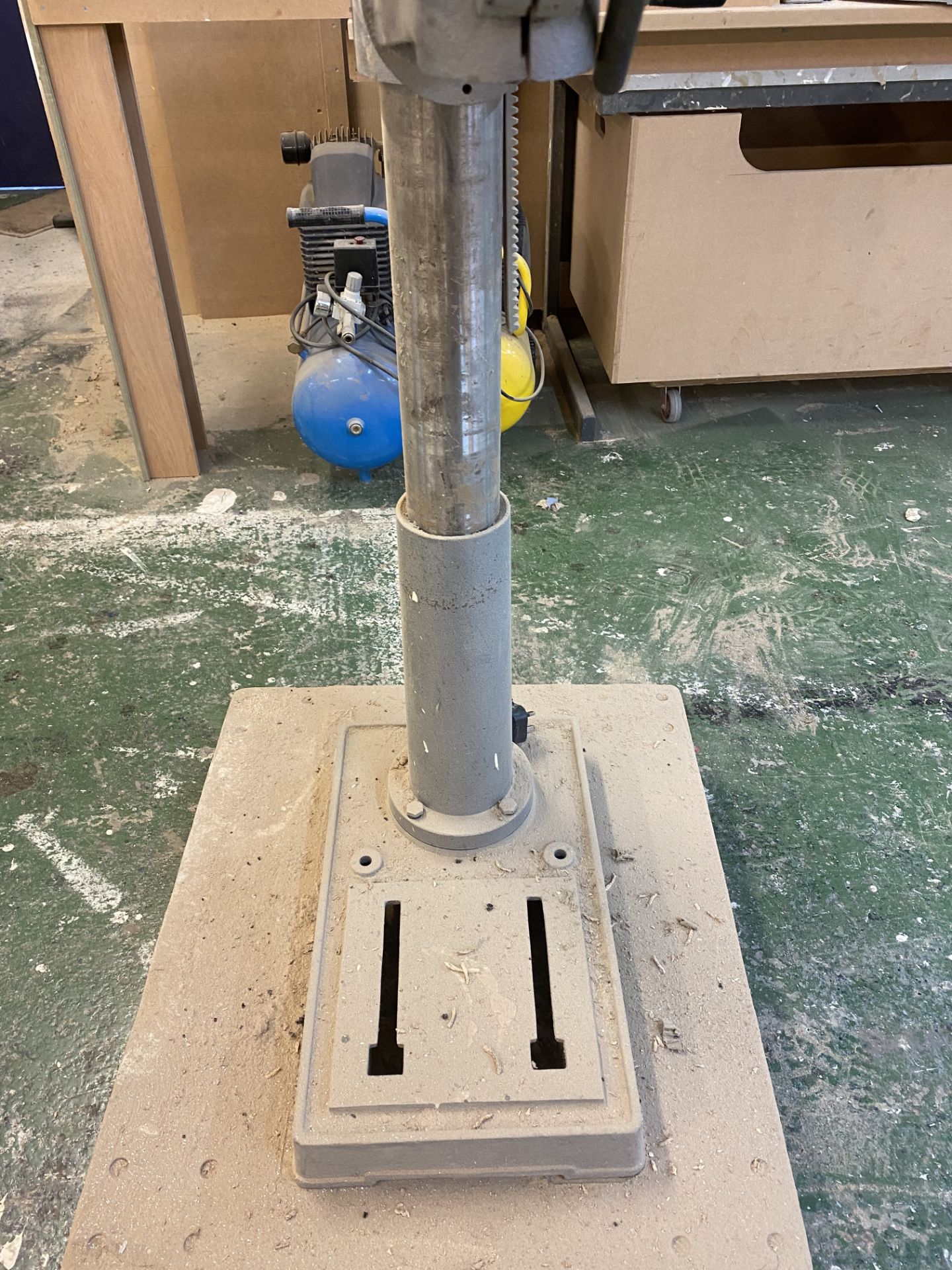 Draper Floor Standing 16 Speed Drill PressModel: HD19/16CFPlease Note ...