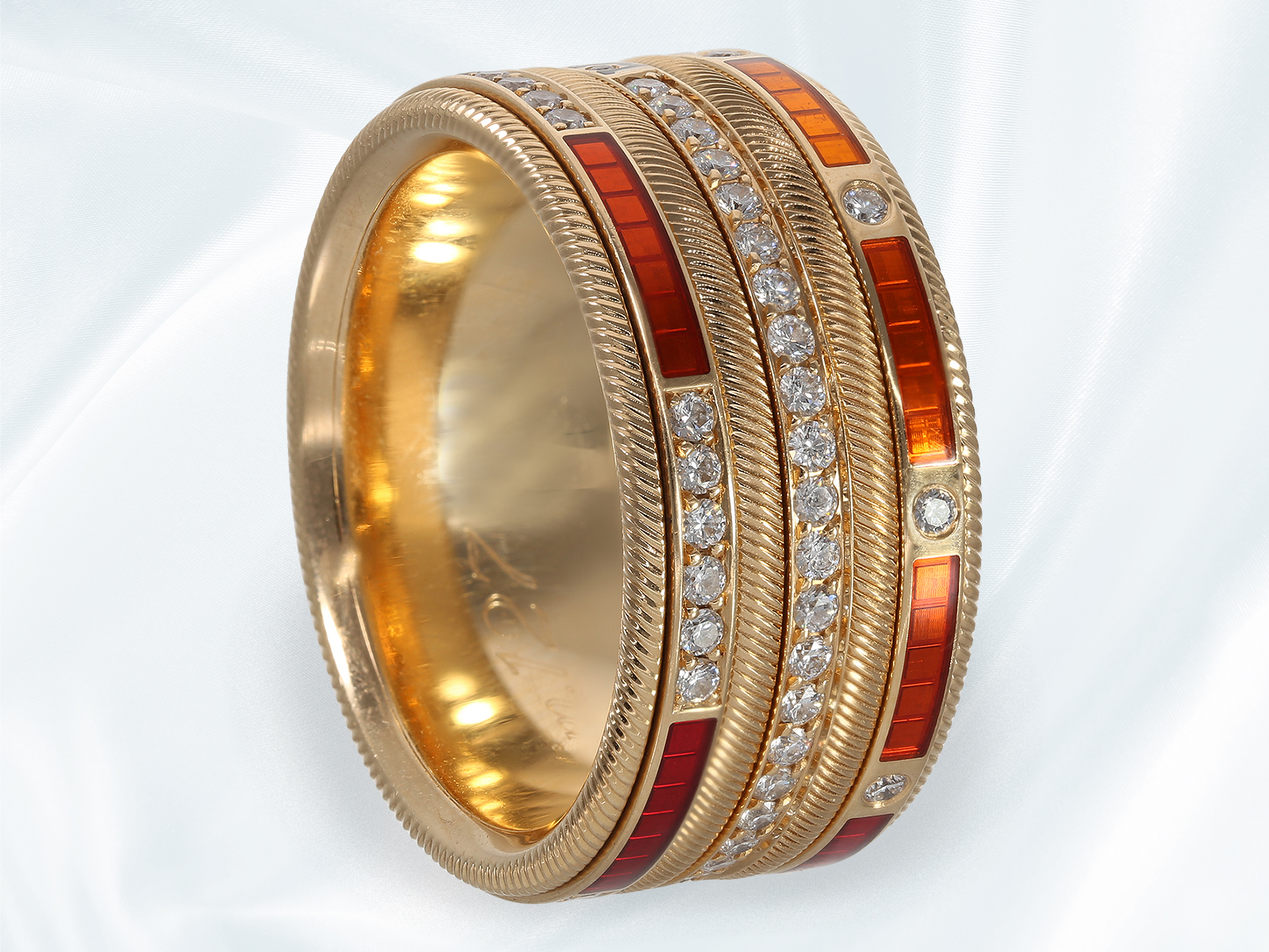Valuable rotating Wellendorf diamond ring, enameled, 18K gold, limited ...