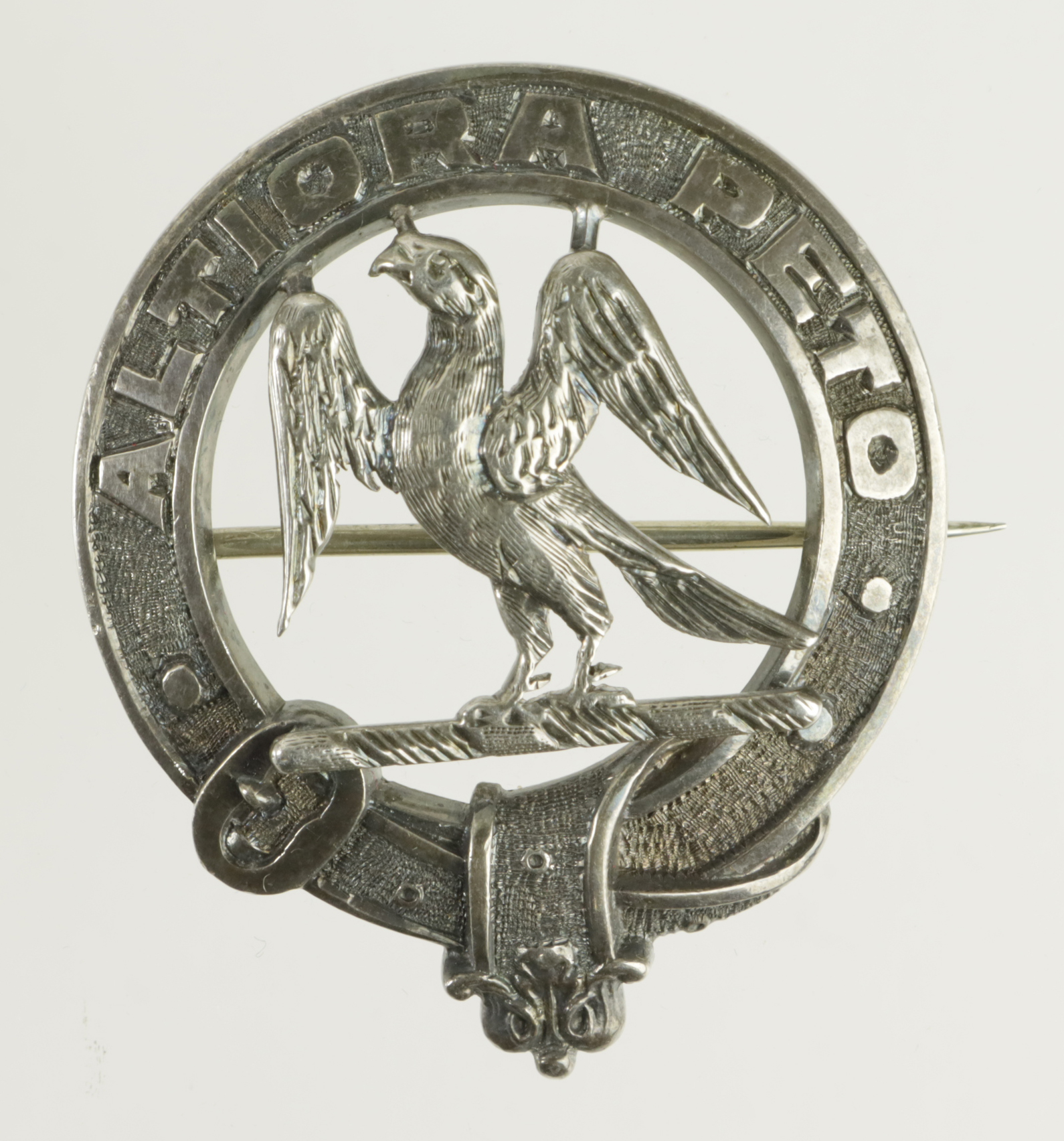 Scottish Clan badge (Altiora Peto) silver hallmarked for Edinburgh 1943 ...