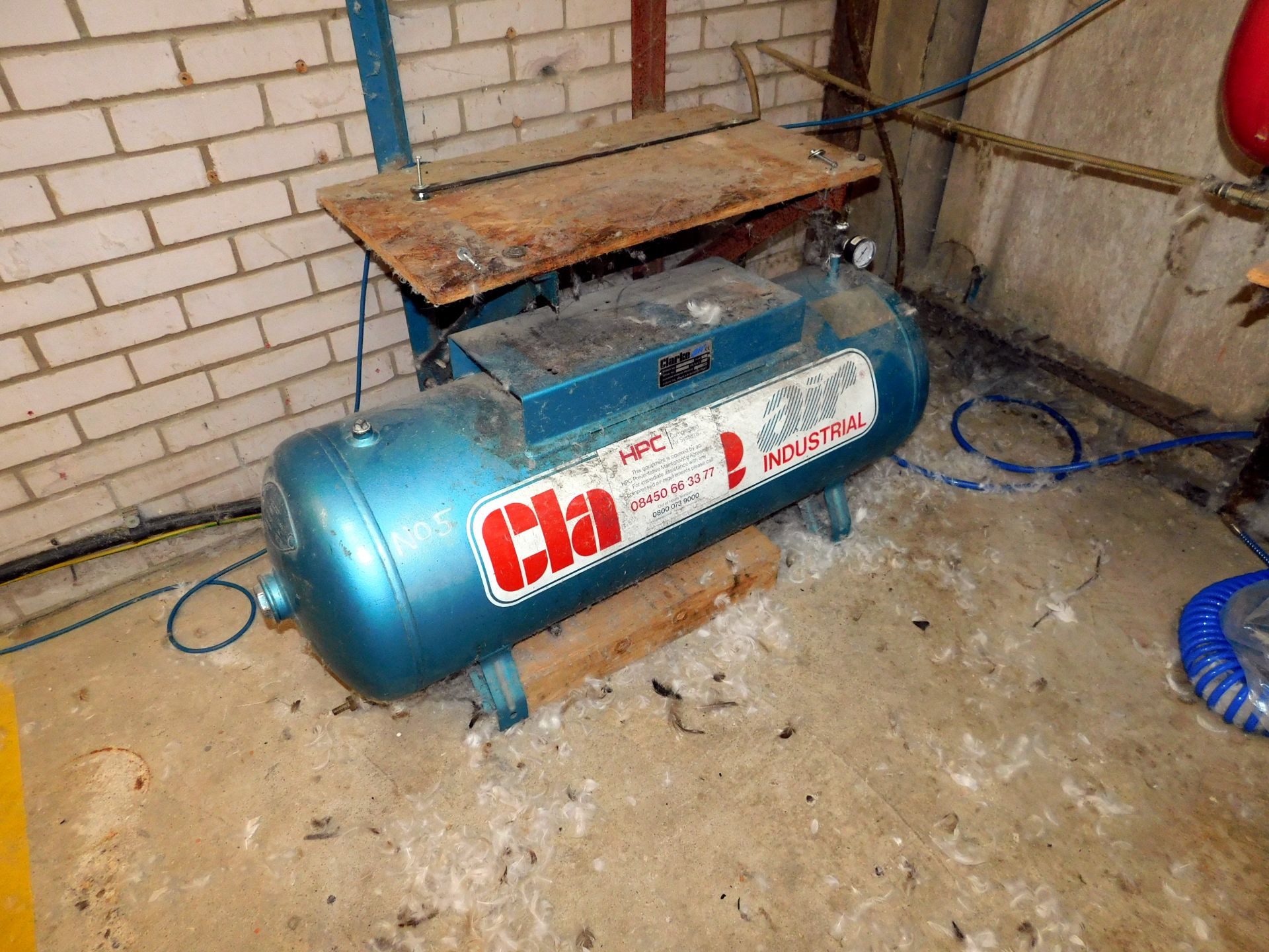 Sealey 150l Receiver Mounted Compressor & Additional Air Receiver ...