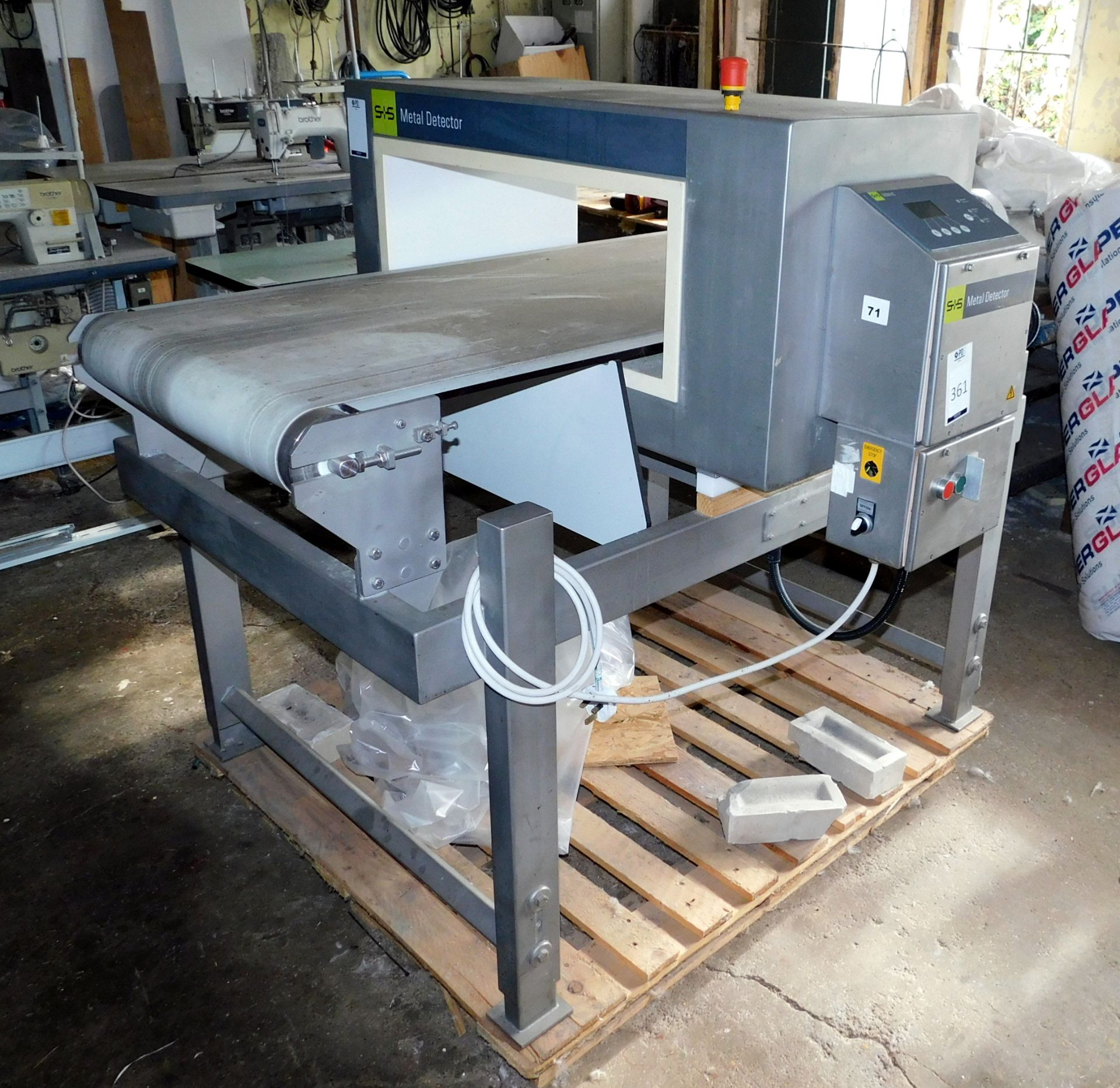 SIS Metal Detector Conveyor (For Spares/Repair) (Location Diss. Please ...
