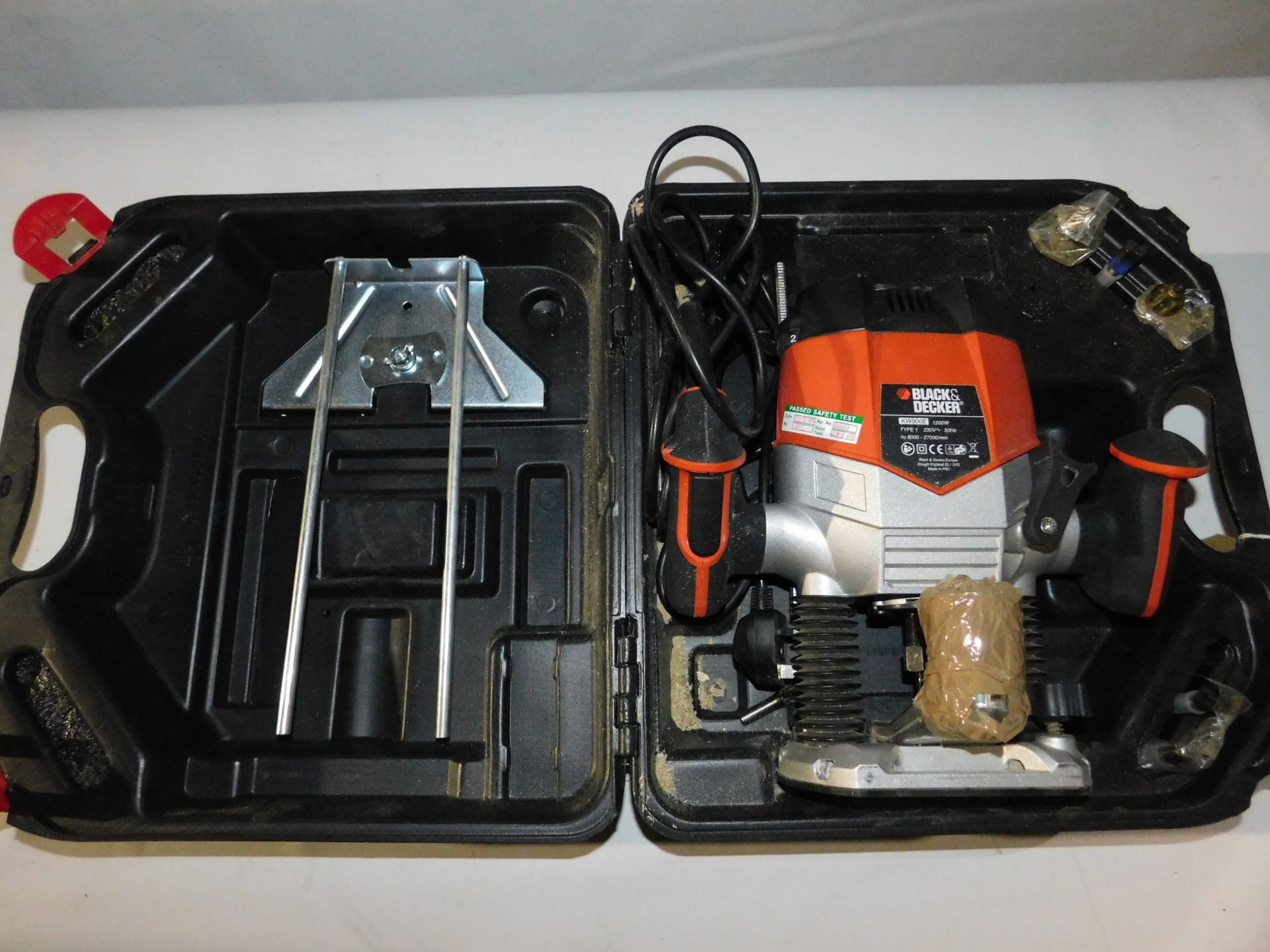 Black & Decker KW900E Variable Speed Router (Location Brentwood. Please ...