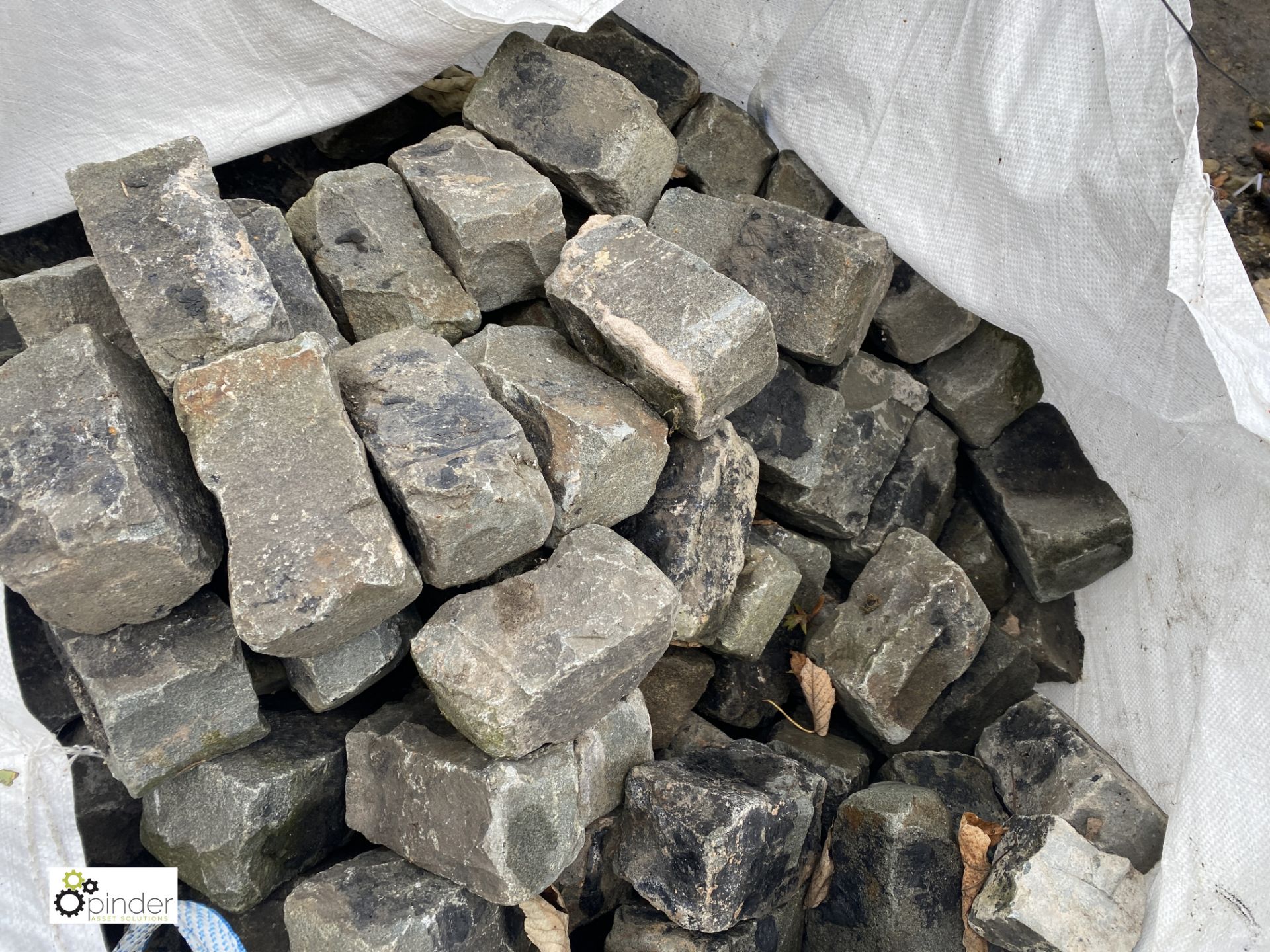 A bulk bag reclaimed basalt/black granite Cobble Edging, approx. 3.5m² ...