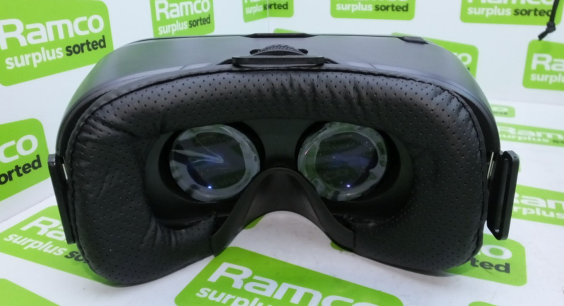 Destek V4 virtual reality headset