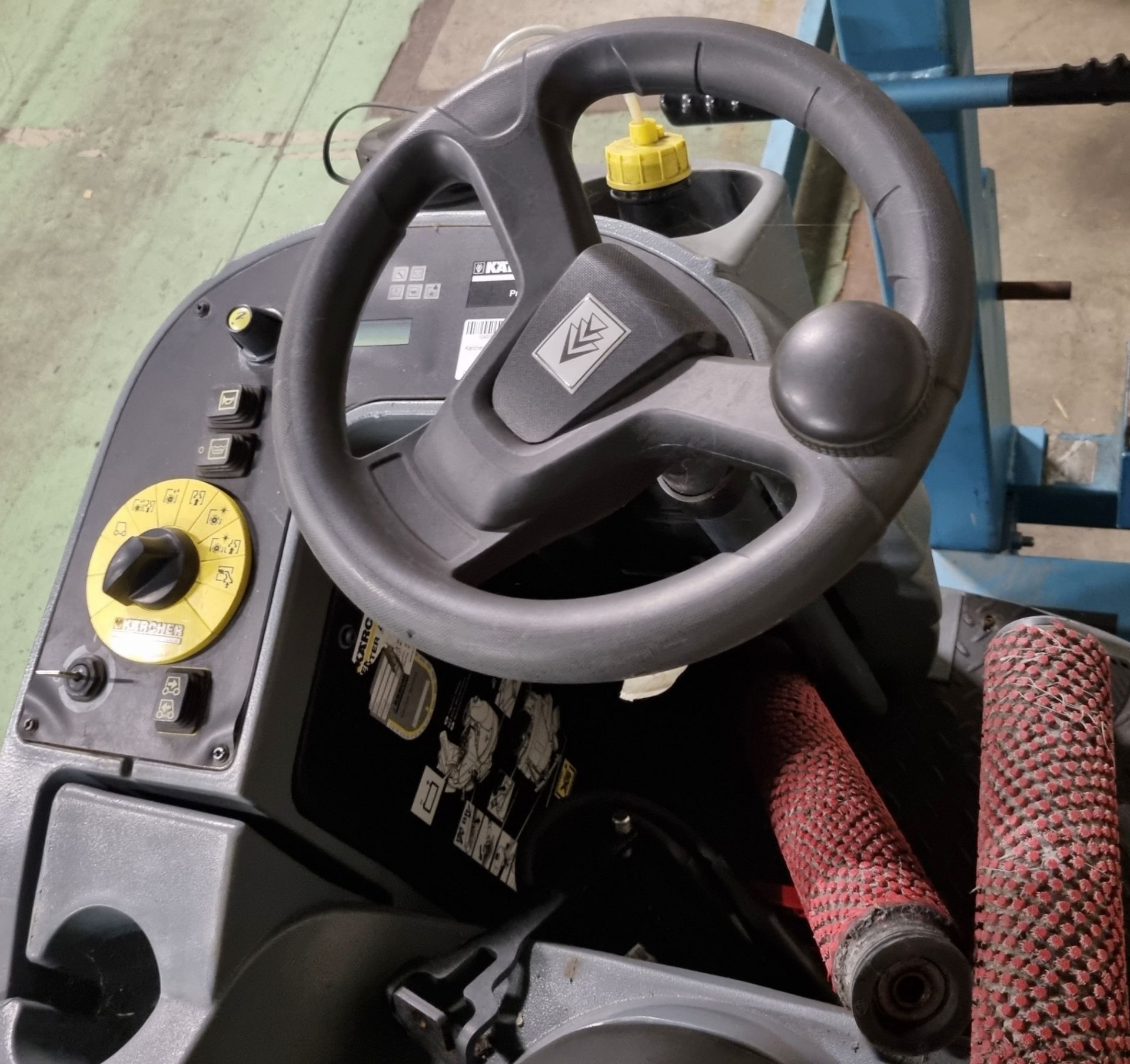 Karcher B 140 R ride on floor scrubber/dryer - 155x87x150cm