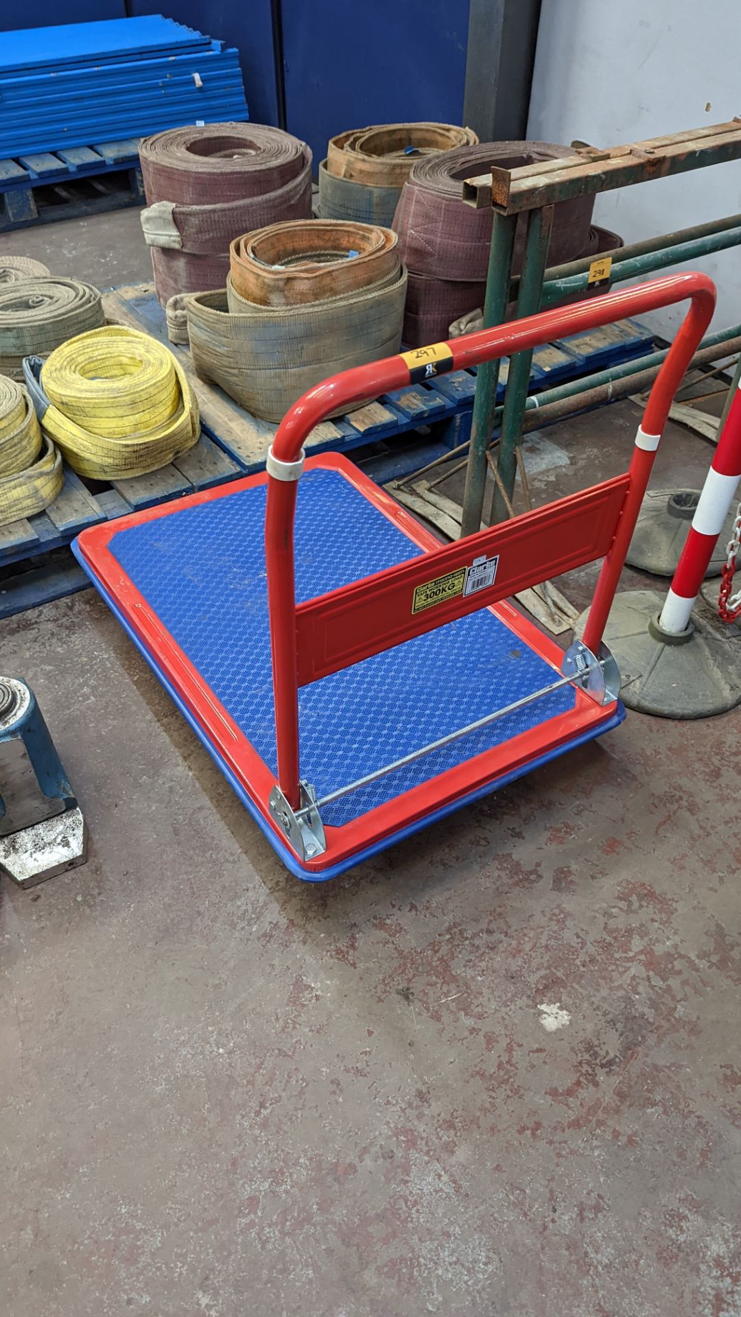 Clarke Strong-Arm trolley with fold down handlePlease note, this lot is ...