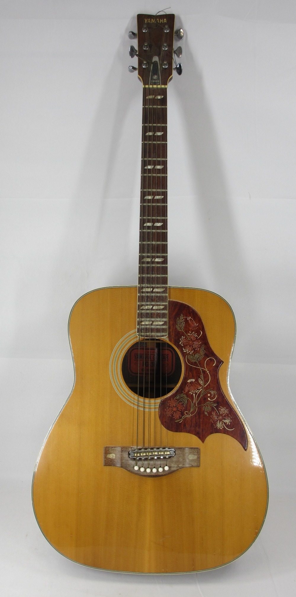 RARE YAMAHA FG-300 ACOUSTIC GUITAR IN CARRY CASE - interior red label ...