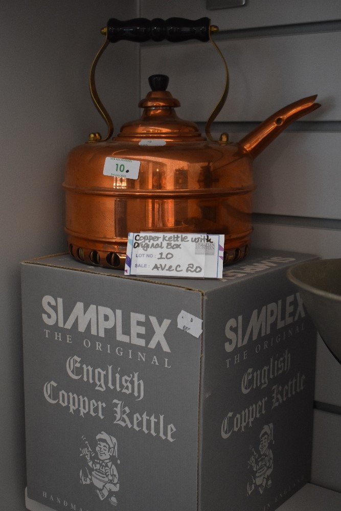 A simplex copper kettle with box