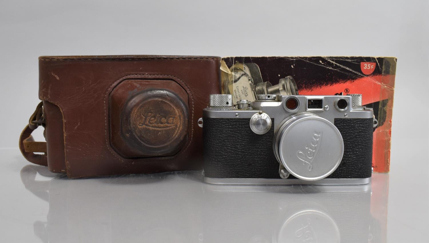 A Vintage Leica Ernst Leitz Wetzlar Leather Cased Camera No 526932 with ...