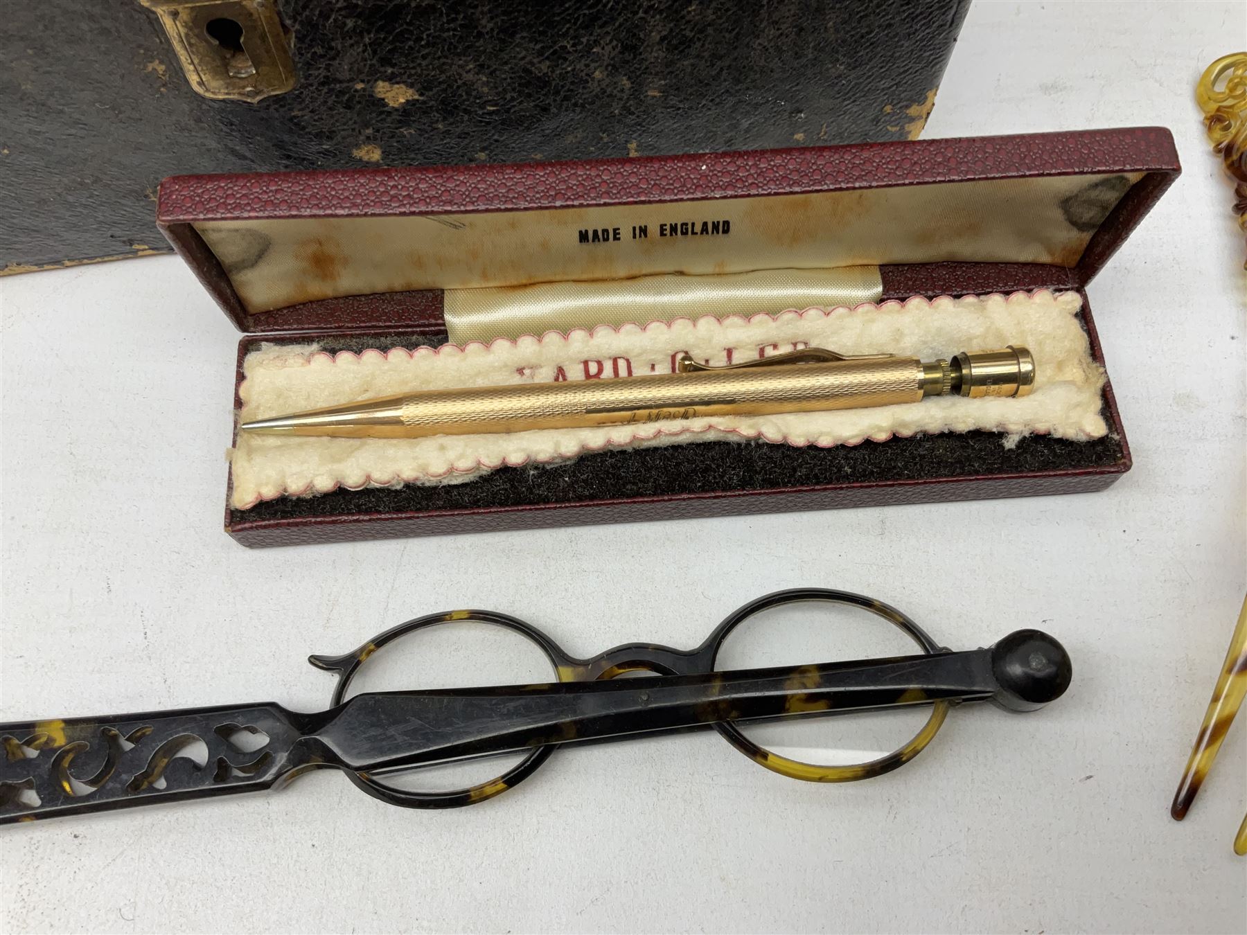 S Maw Son & Thompson cased scalpel set with three ivory handled ...