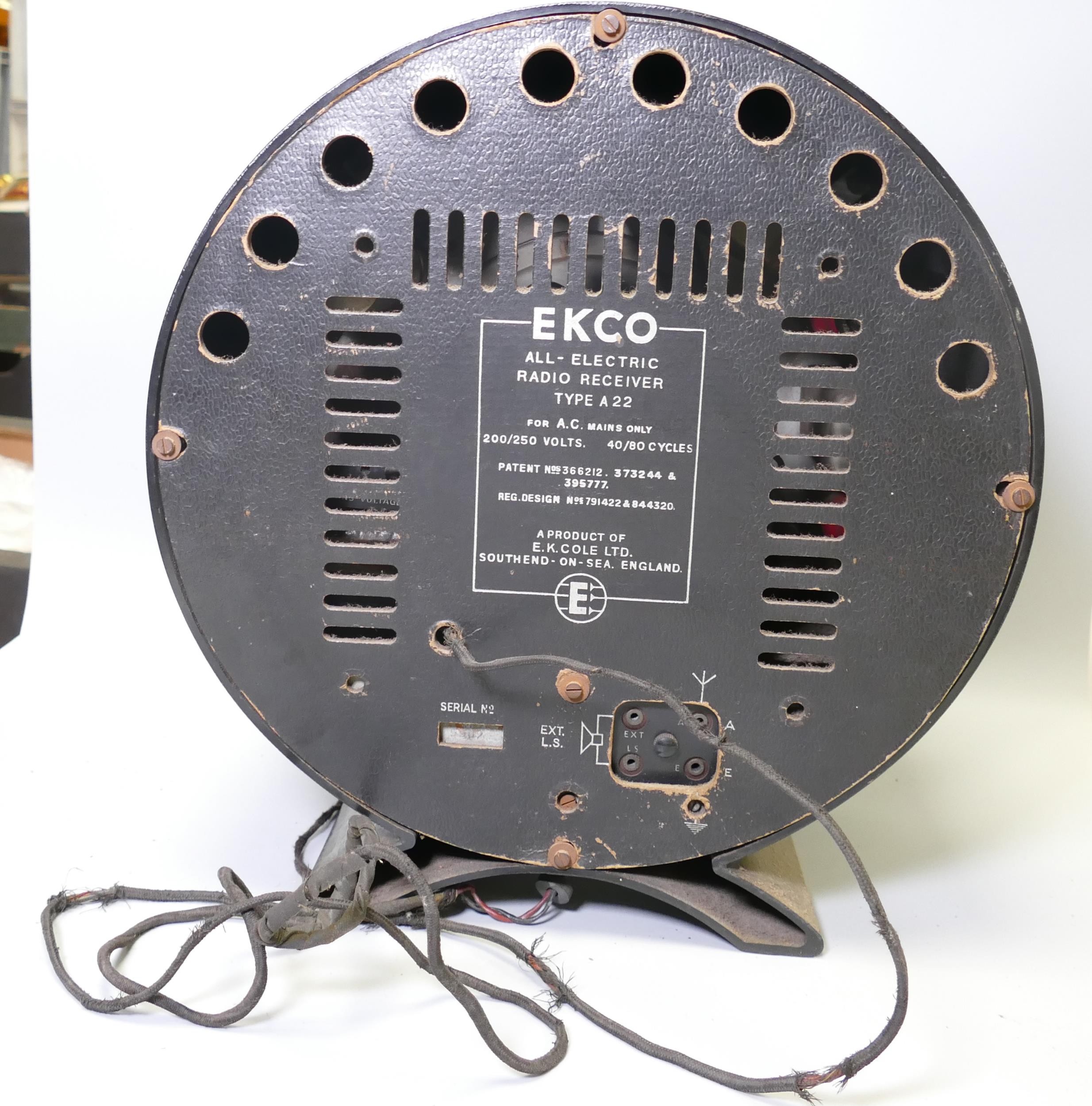 An EKCO model A22 black Bakelite 3-valve radio, 1940s design, by Wells ...