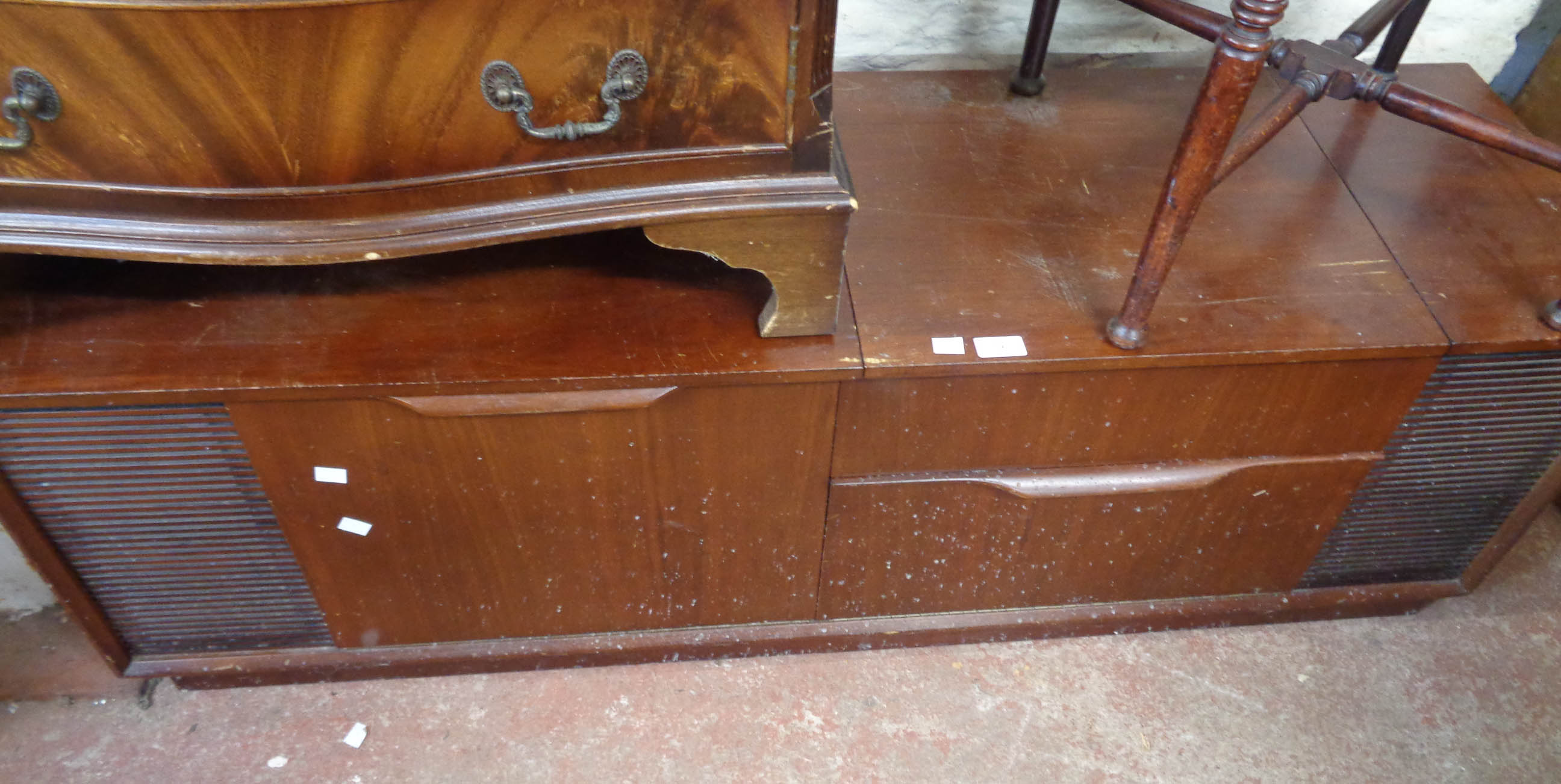 A 1.4m vintage stained wood cased Dynatron Transpower SRX 26 radiogram ...