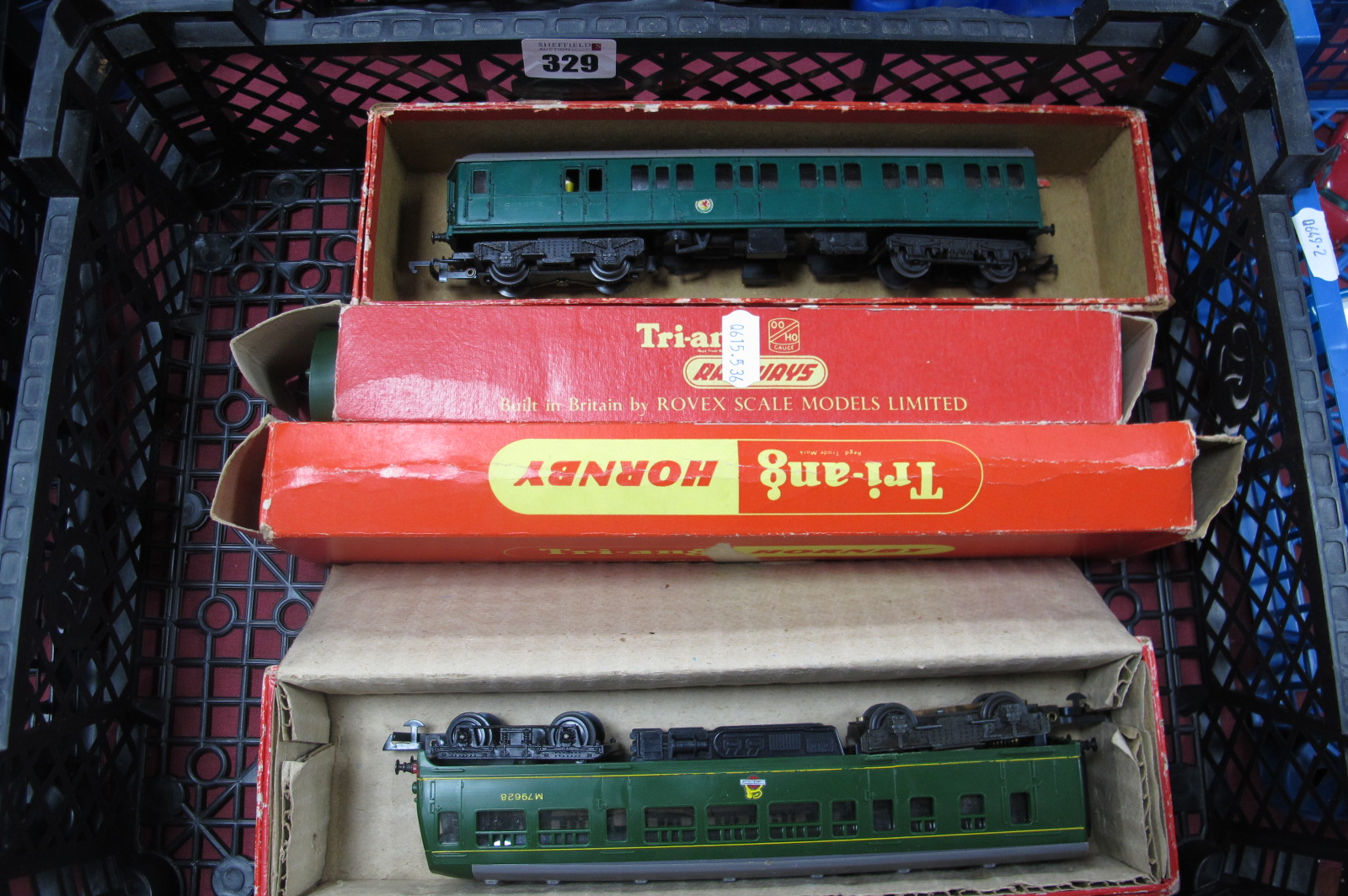 A Tri-ang "OO" Gauge/4mm Ref No. R157/R158 Class 101 DMU Set, BR green ...