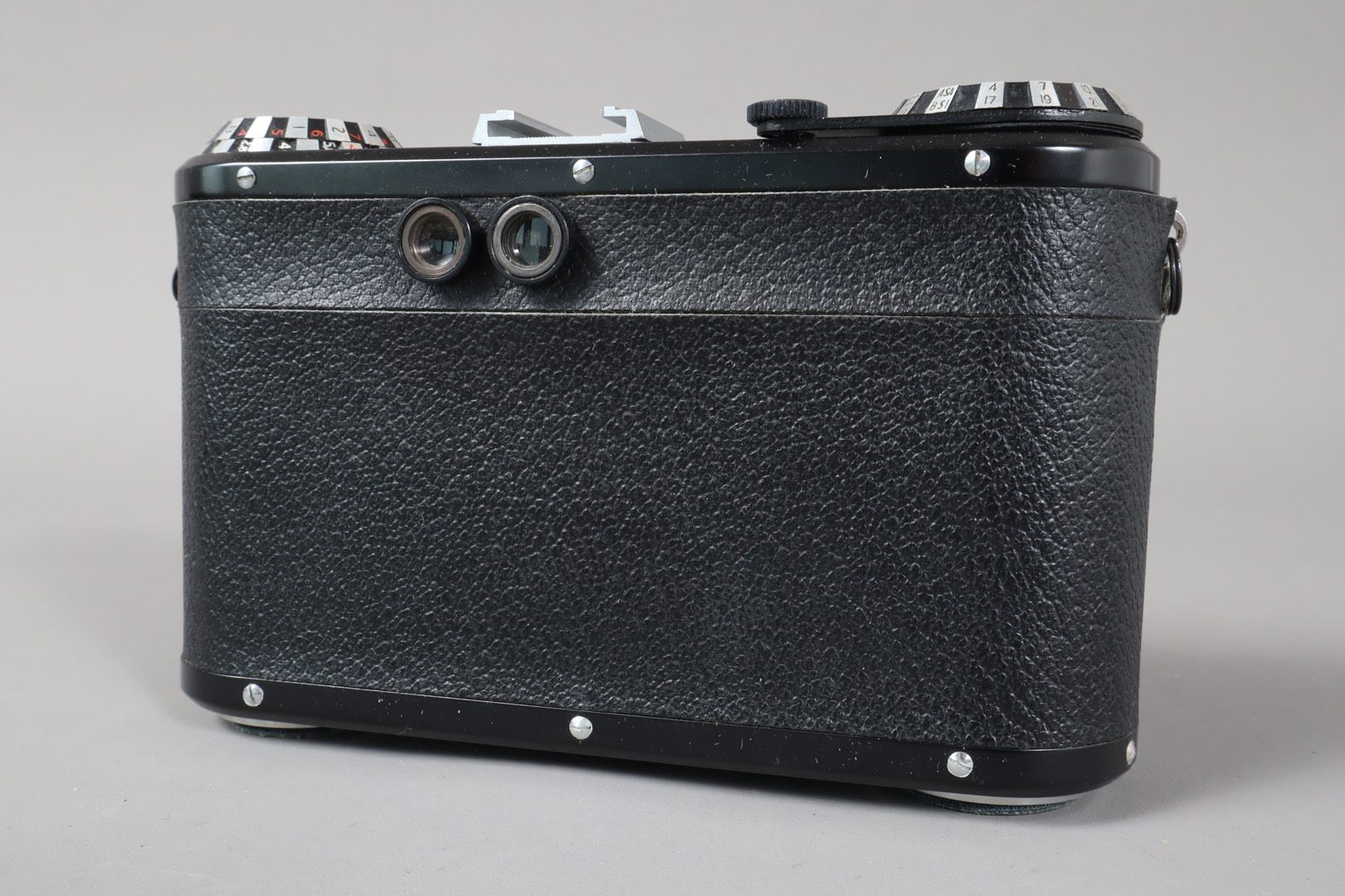 A Corfield Periflex 3b Camera, seial no 911127 88, shutter erratic ...