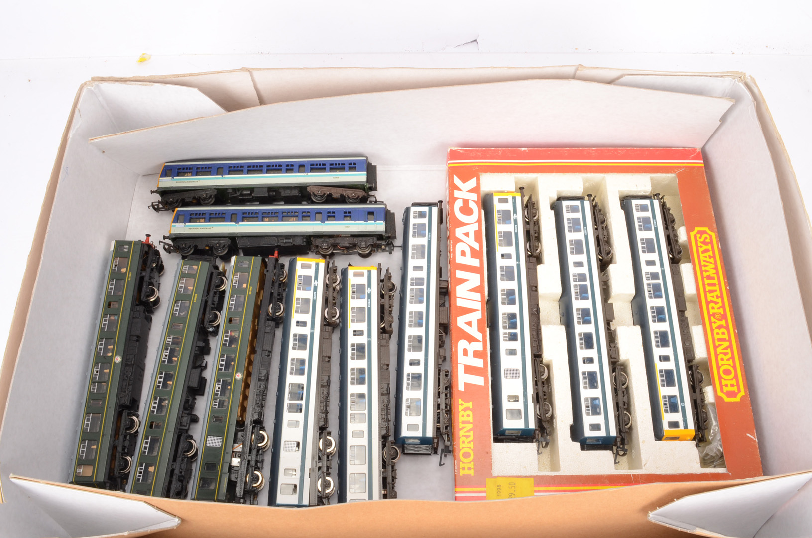 Hornby 00 Gauge Class 110 Diesel Railcars, R377 BR blue grey 3-Car set ...