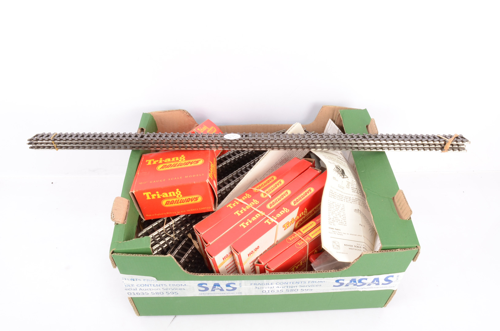 Good collection of Tri-ang 00 Gauge Super 4 Track including 3rd Radius ...