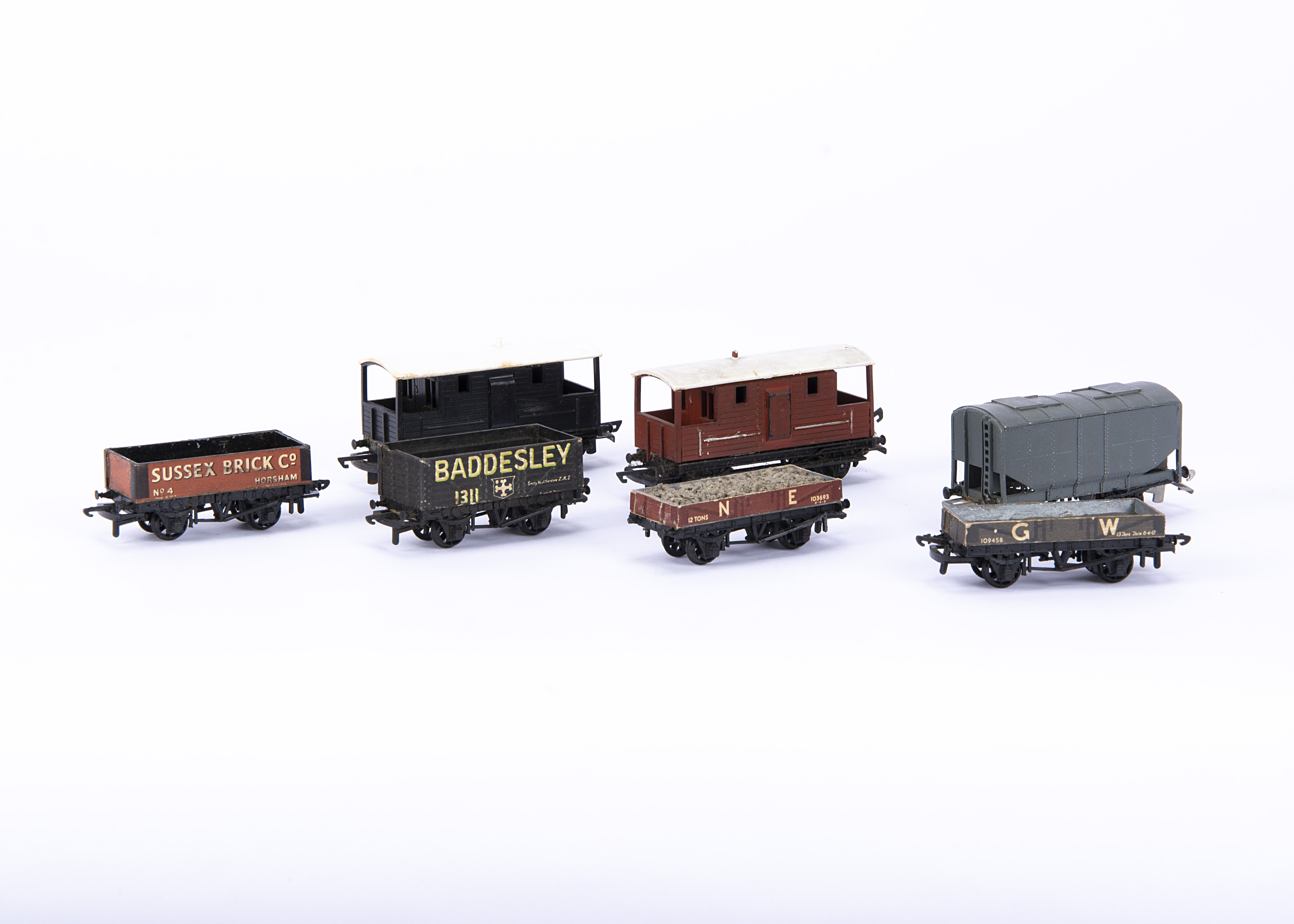 Peco TT Gauge kitbuilt wagons and others with Tri-ang Chassis, Toad ...