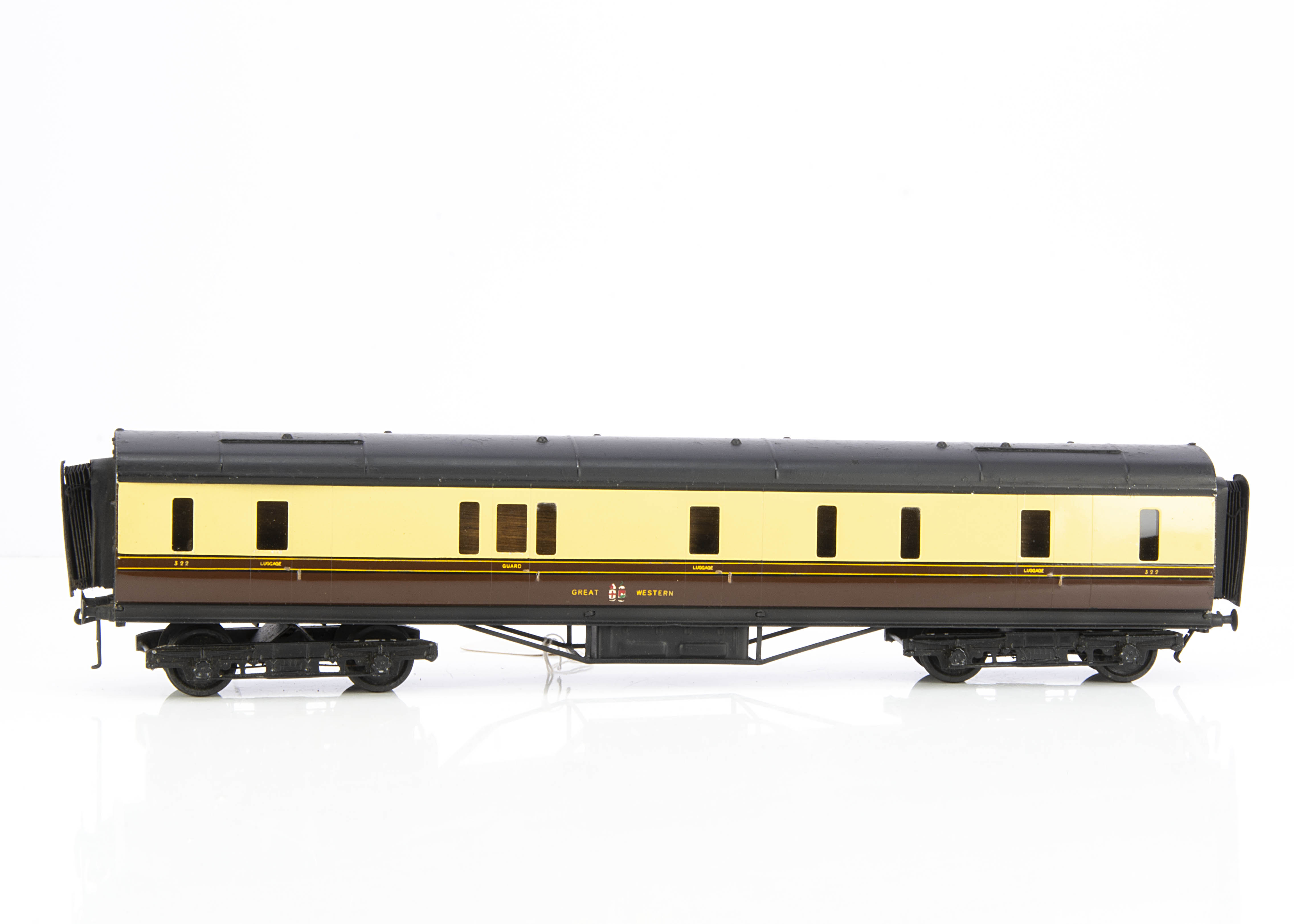 An Exley 0 Gauge GWR Full Brake Coach, in chocolate/cream livery as No ...