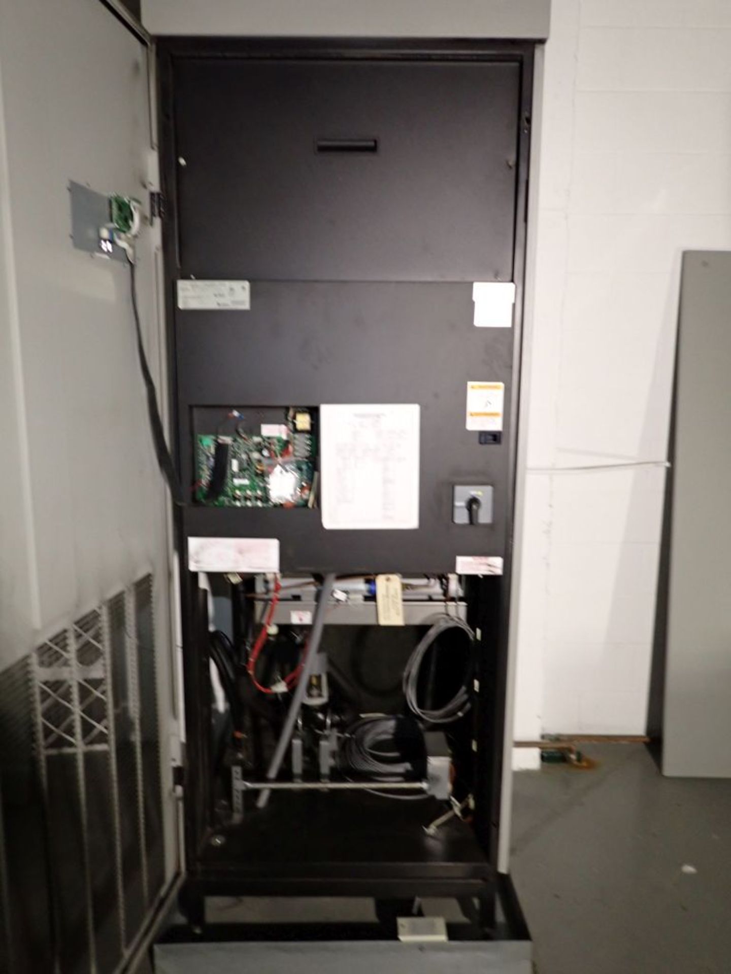 Liebert Cooling Unit | Model No. BU102C-CA01; 208V; Tag: 241220; Lot ...