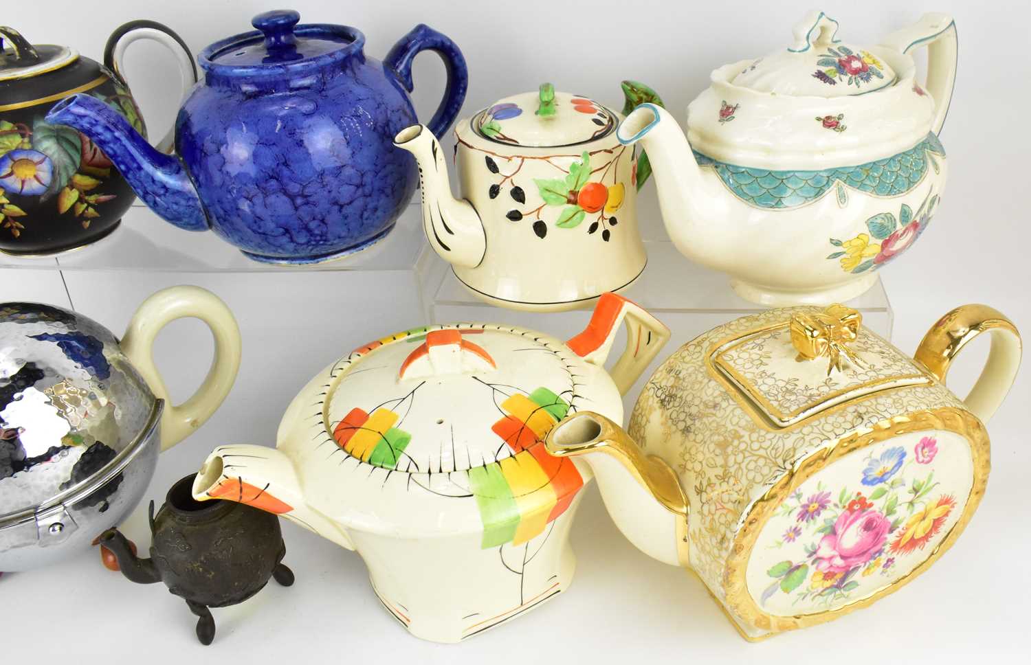 Ceramics to include seven decorative teapots, Royal Doulton pattern ...