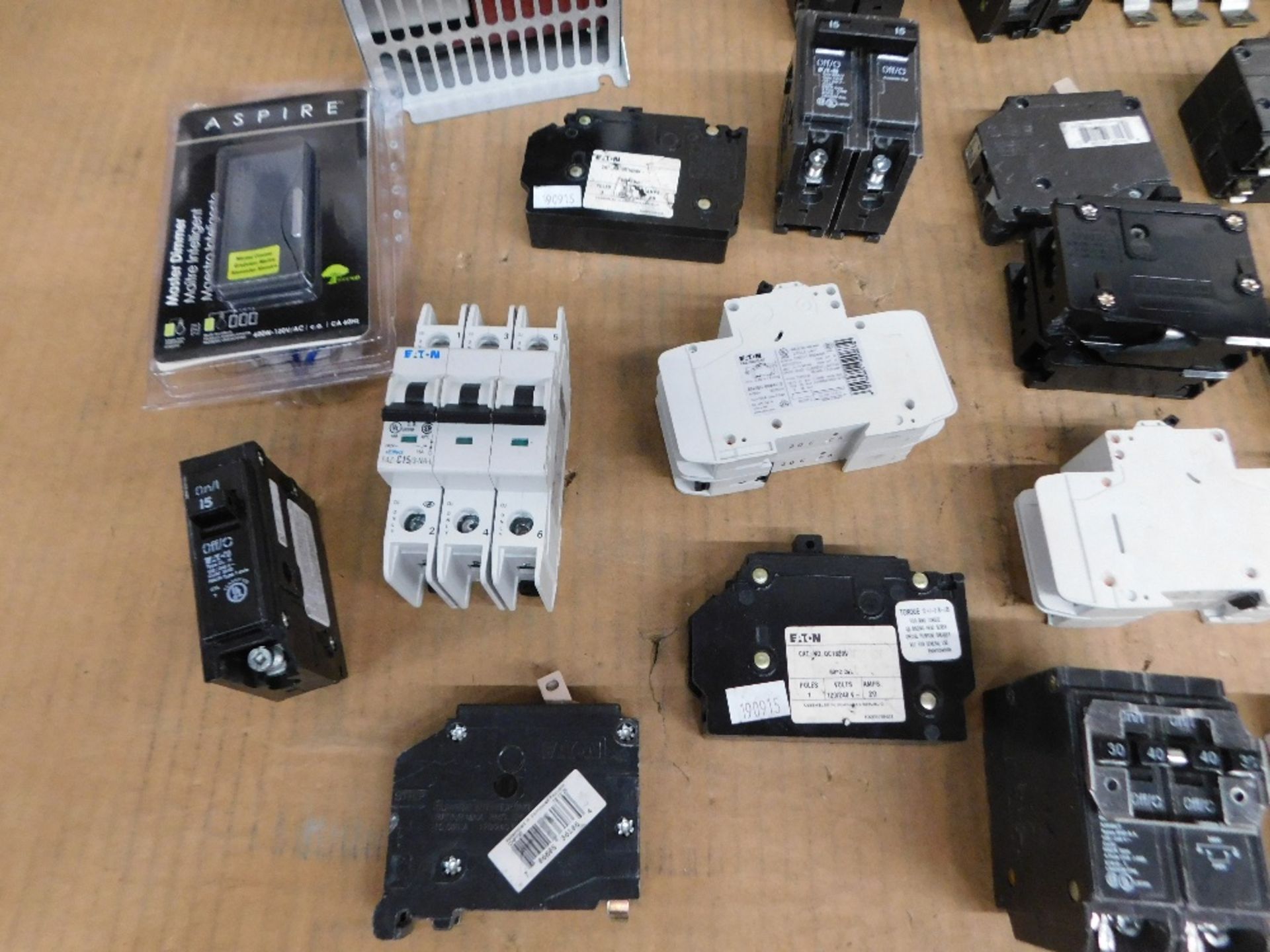 Assorted SALVAGE FOR PARTS Electrical Items
