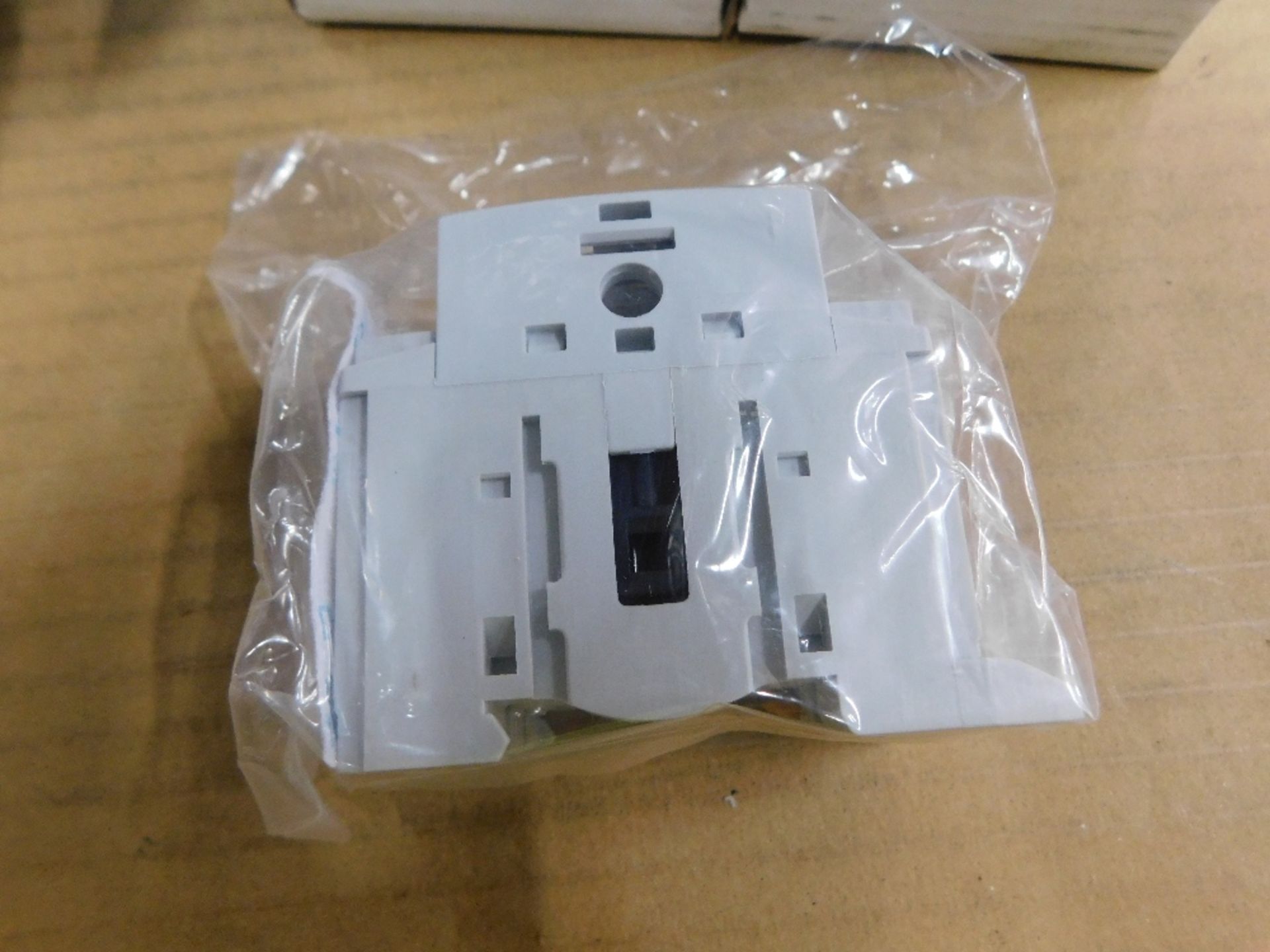 8x Unused Surplus Eaton R5A3016U Disconnect Switches Rotary Disconnect ...