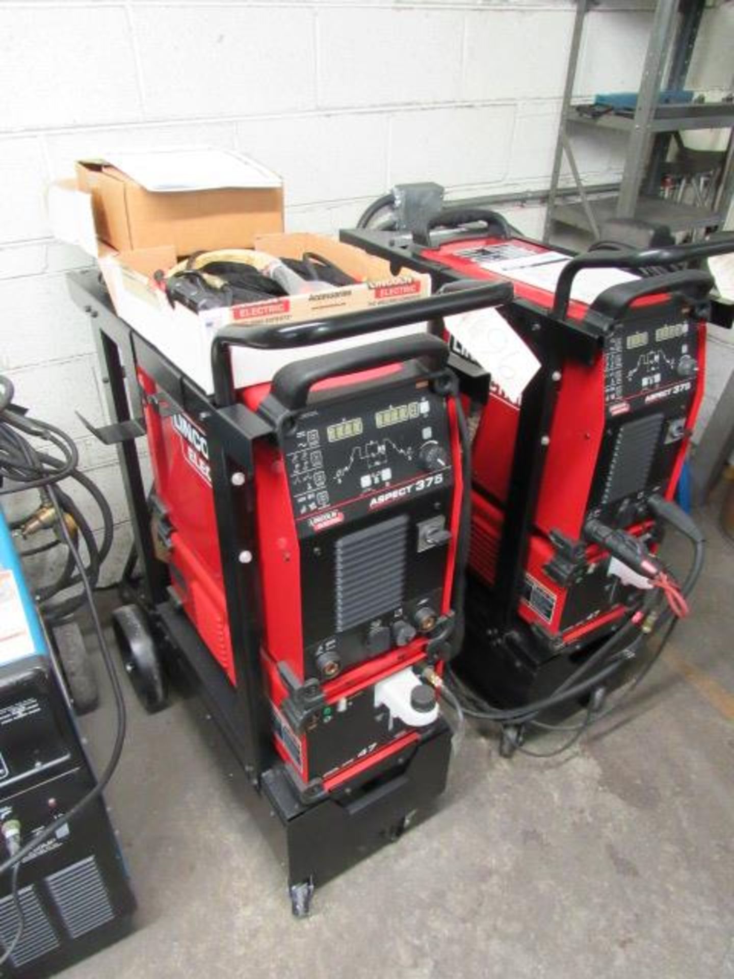 { Option of lots: 96 } Lincoln Aspect Welder 375 (New), sn:P1170300055