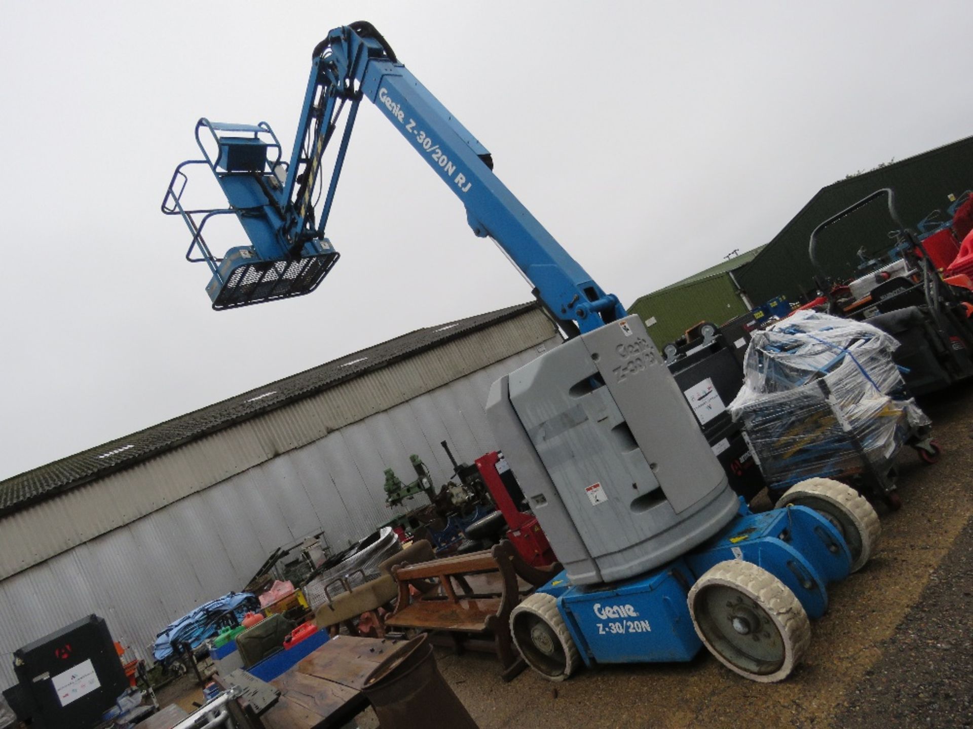 GENIE BOOM Z30/20N BATTERY OPERATED BOOM LIFT. YEAR 2005, 567 REC HOURS ...