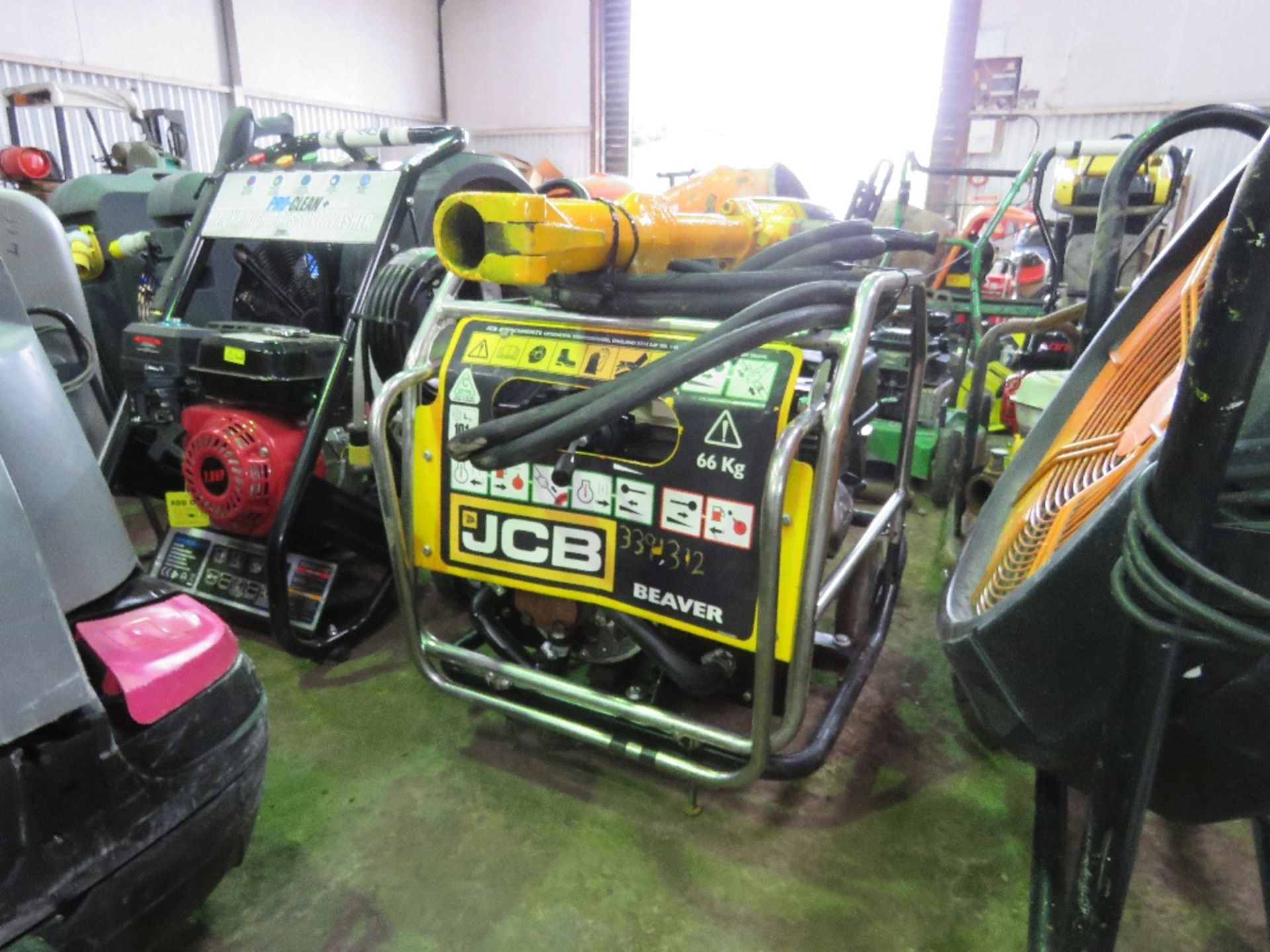JCB BEAVER HYDRAULIC PACK WITH HOSE AND GUN