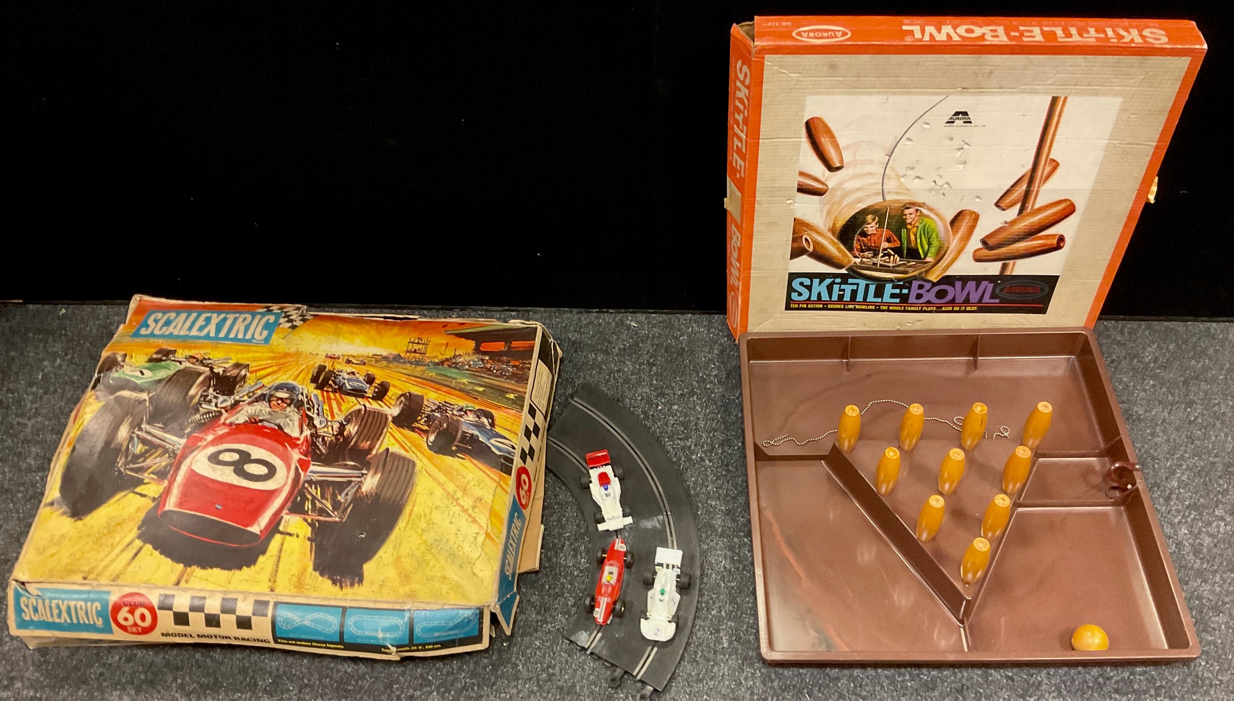 Scalextric Club 60 slot car racing set, two white cars C120 Brabham and ...