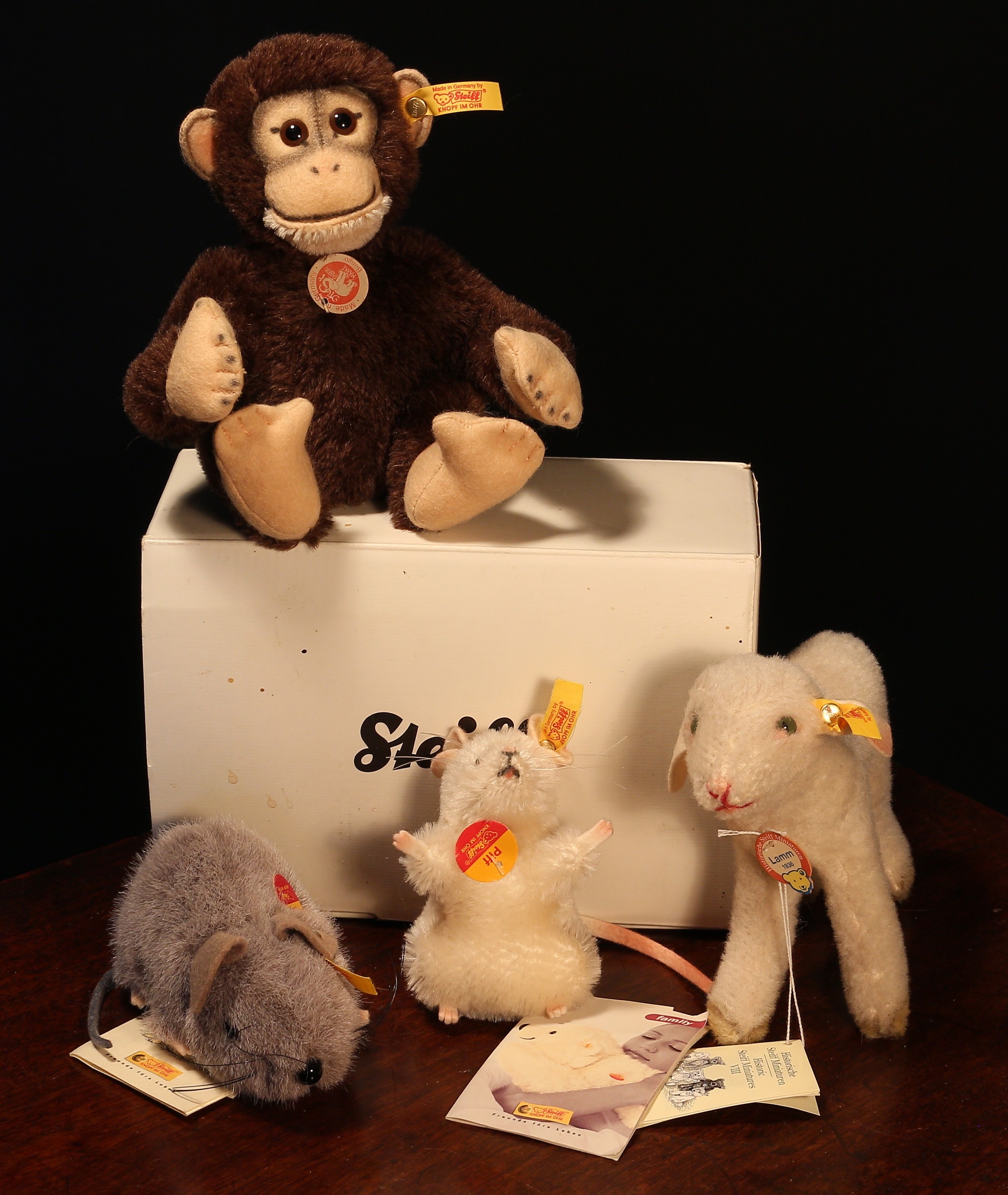 Steiff (Germany) EAN 030826 Bongo Chimpanzee, trademark 'Steiff' button ...