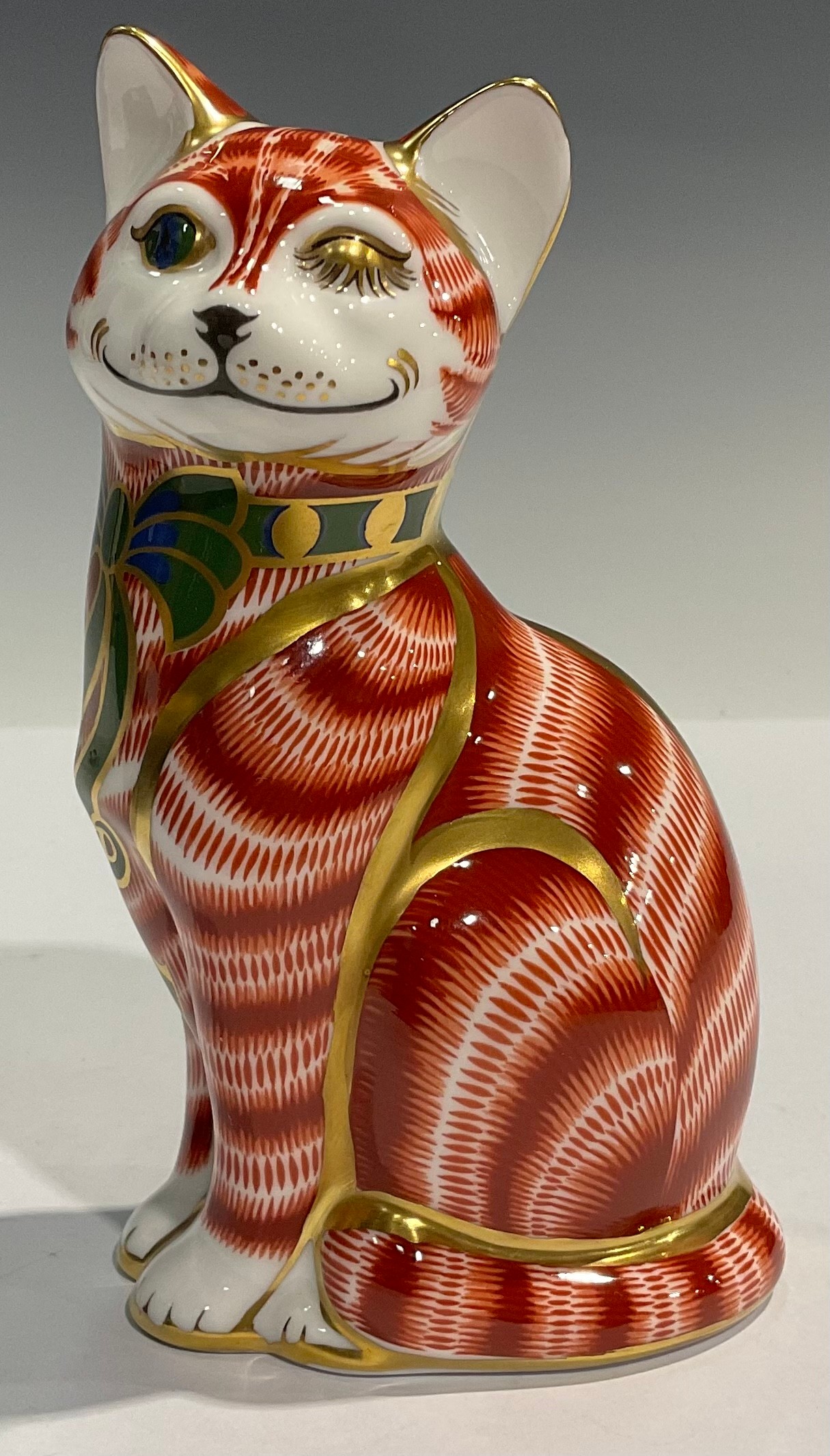 A Royal Crown Derby paperweight, Cheshire Cat, John Sinclair exclusive ...
