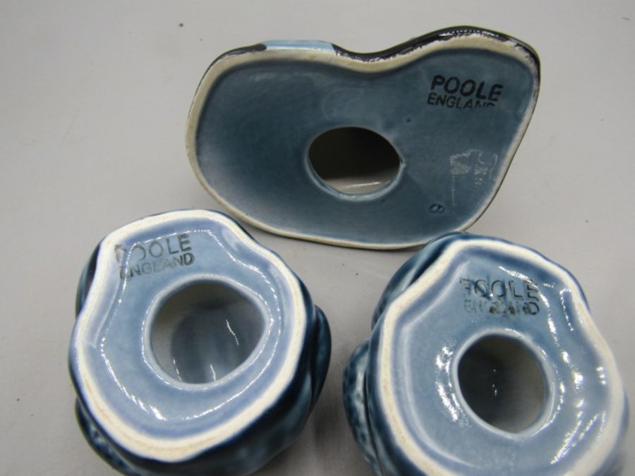 Poole pottery seal and 2 frogs