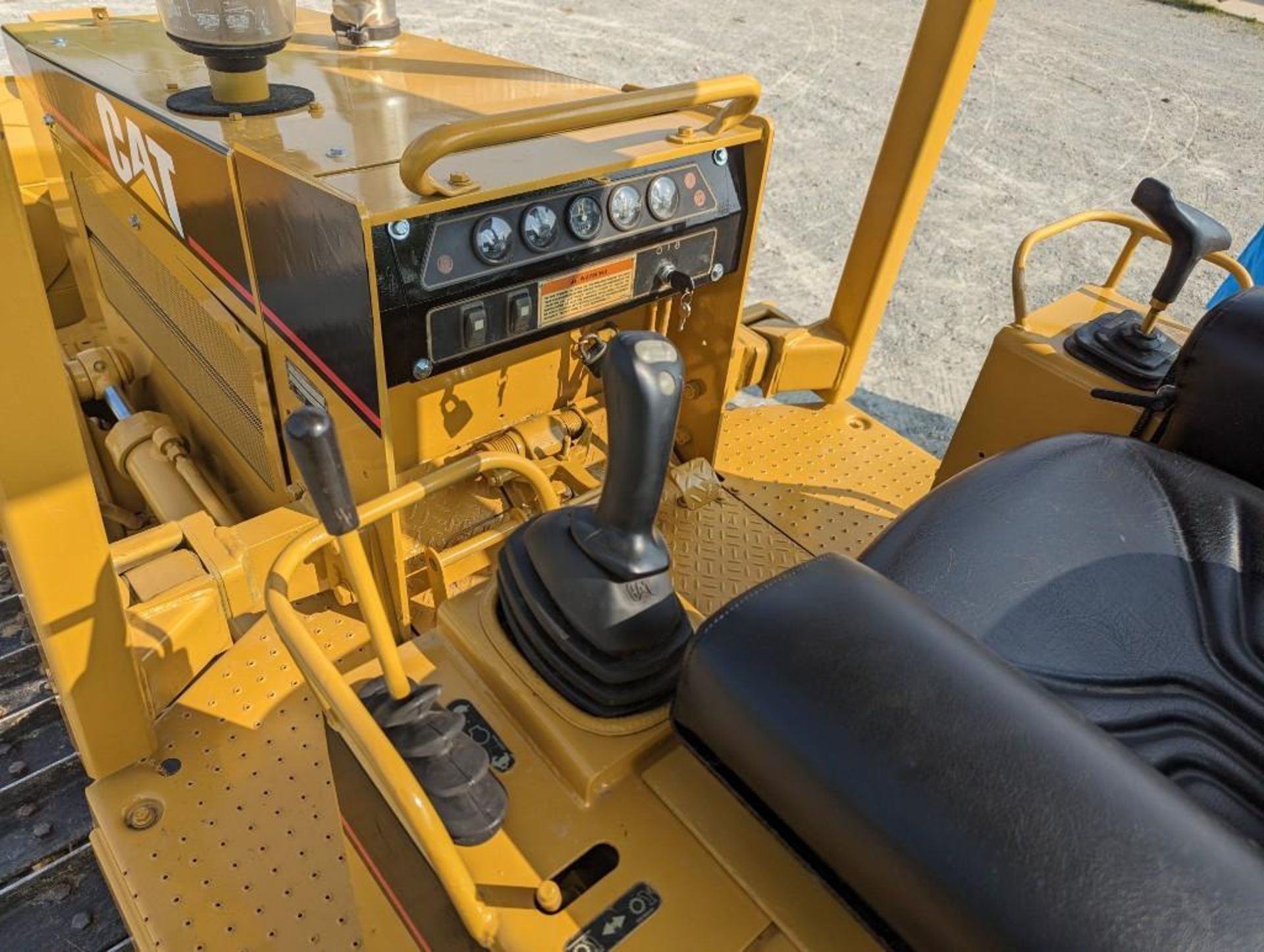 1999 Caterpillar D4C XL Series III Dozer , SN: 8CS00722 Meter reads ...